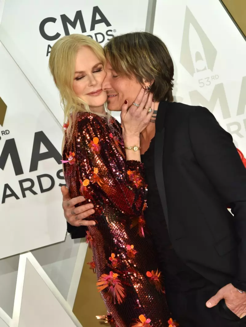 Nicole Kidman sy Keith Urban tao amin'ny CMAs 2019 Red Carpet