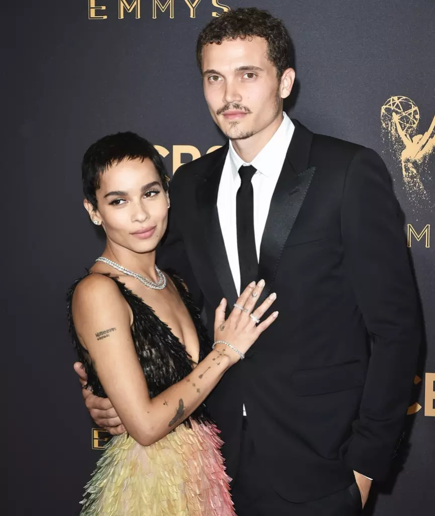 Zoe Kravitz noiva de Karl Glusman