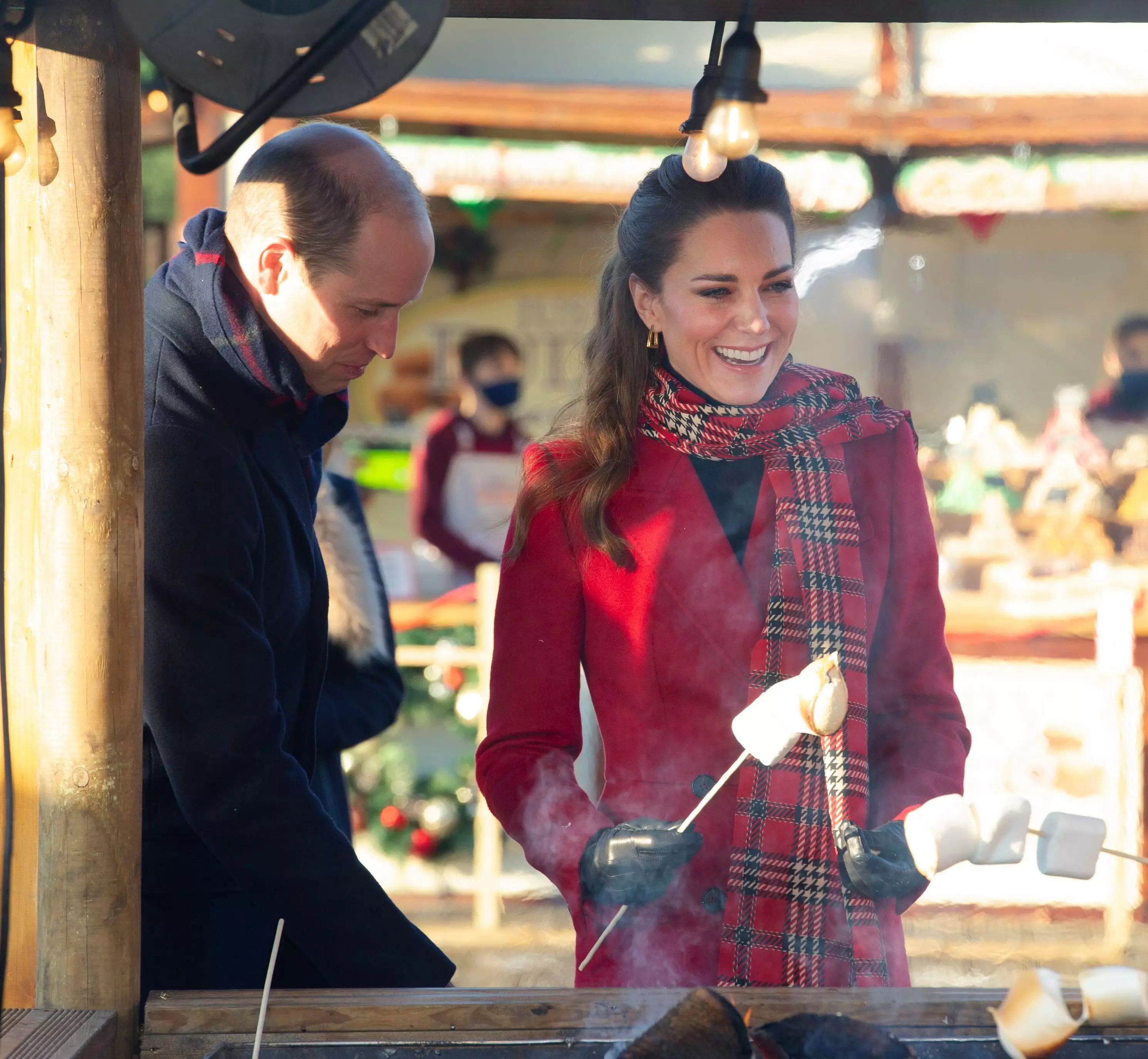 prince-william-et-kate-middletons-photos-de-la-tournee-en-train-britannique30