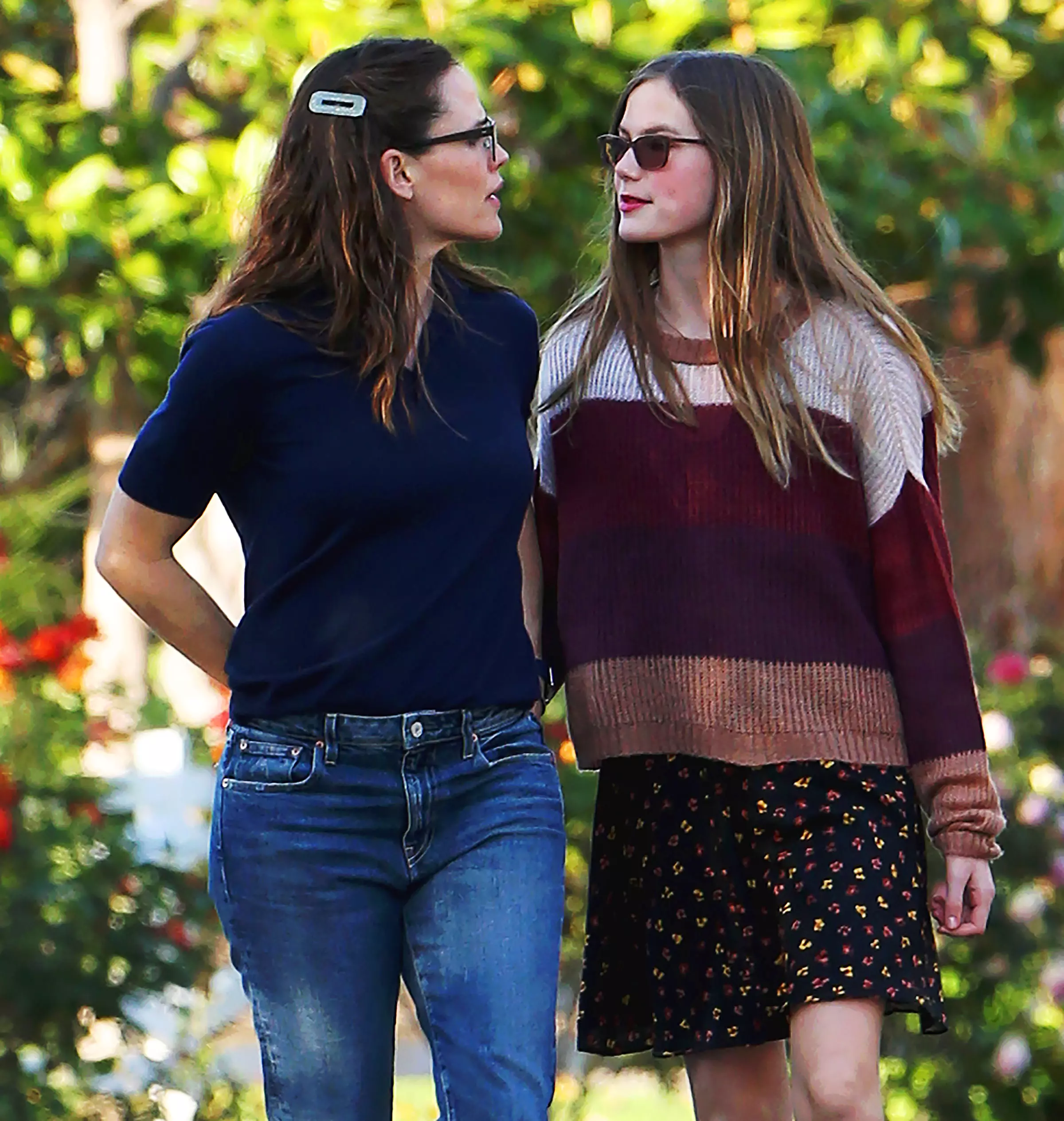 Jennifer Garner e Violet Affleck fora de casa, Los Angeles, EUA - 13 de abril de 2020