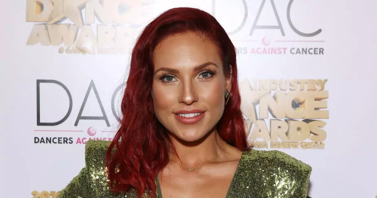 DWTS-ov profesionalac Sharna Burgess Neto vrijednost: Kako plesačica zarađuje