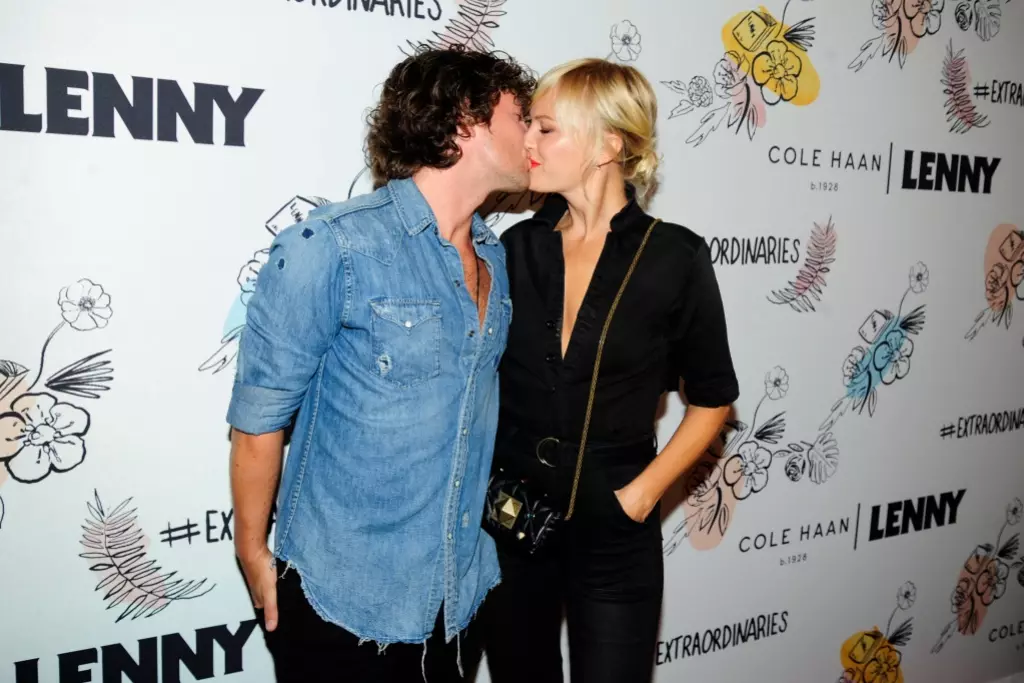 malin-akerman-jack-donnelly