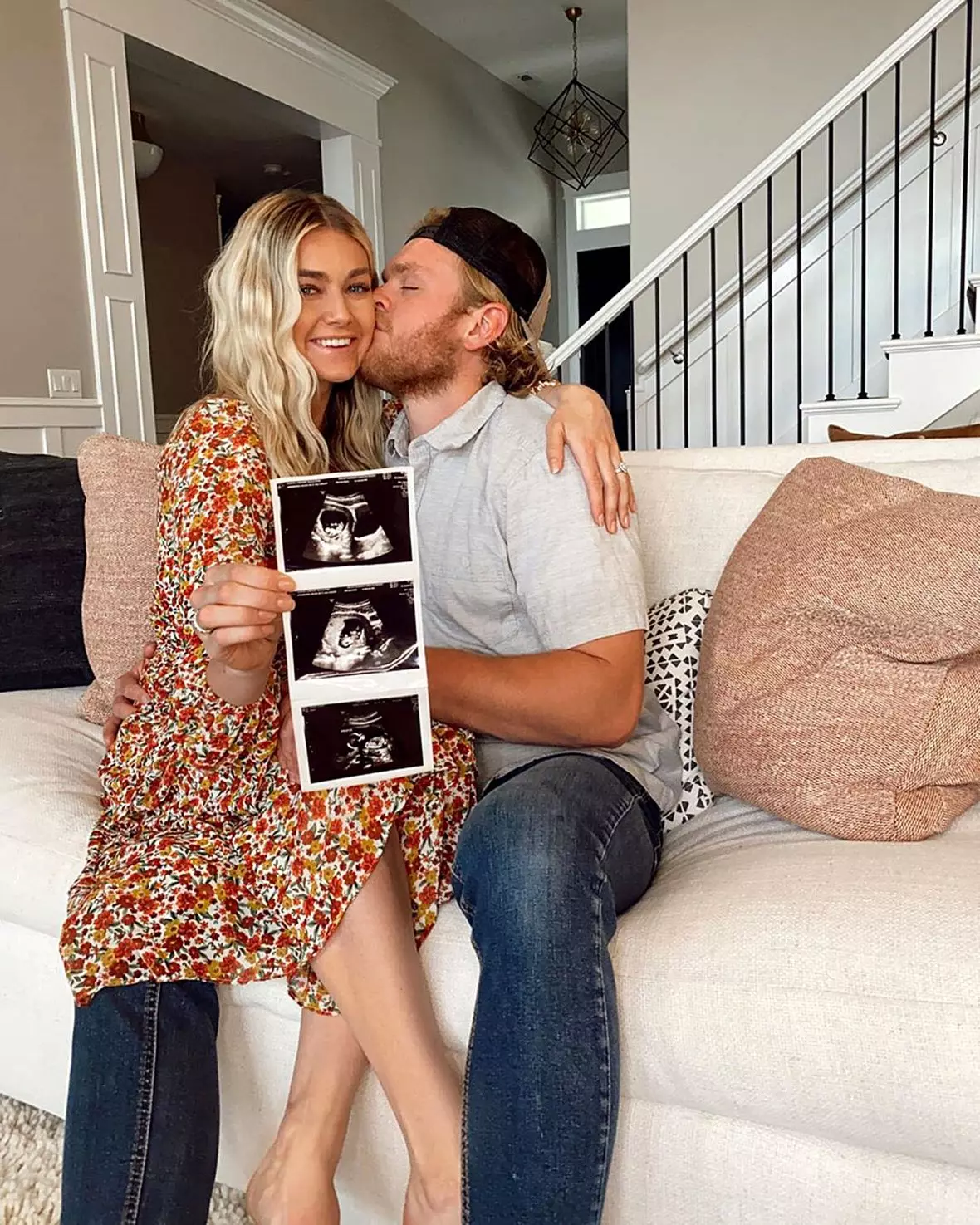 Линдзи Арнолд бременна в очакване на бебе със съпруга Самюел
