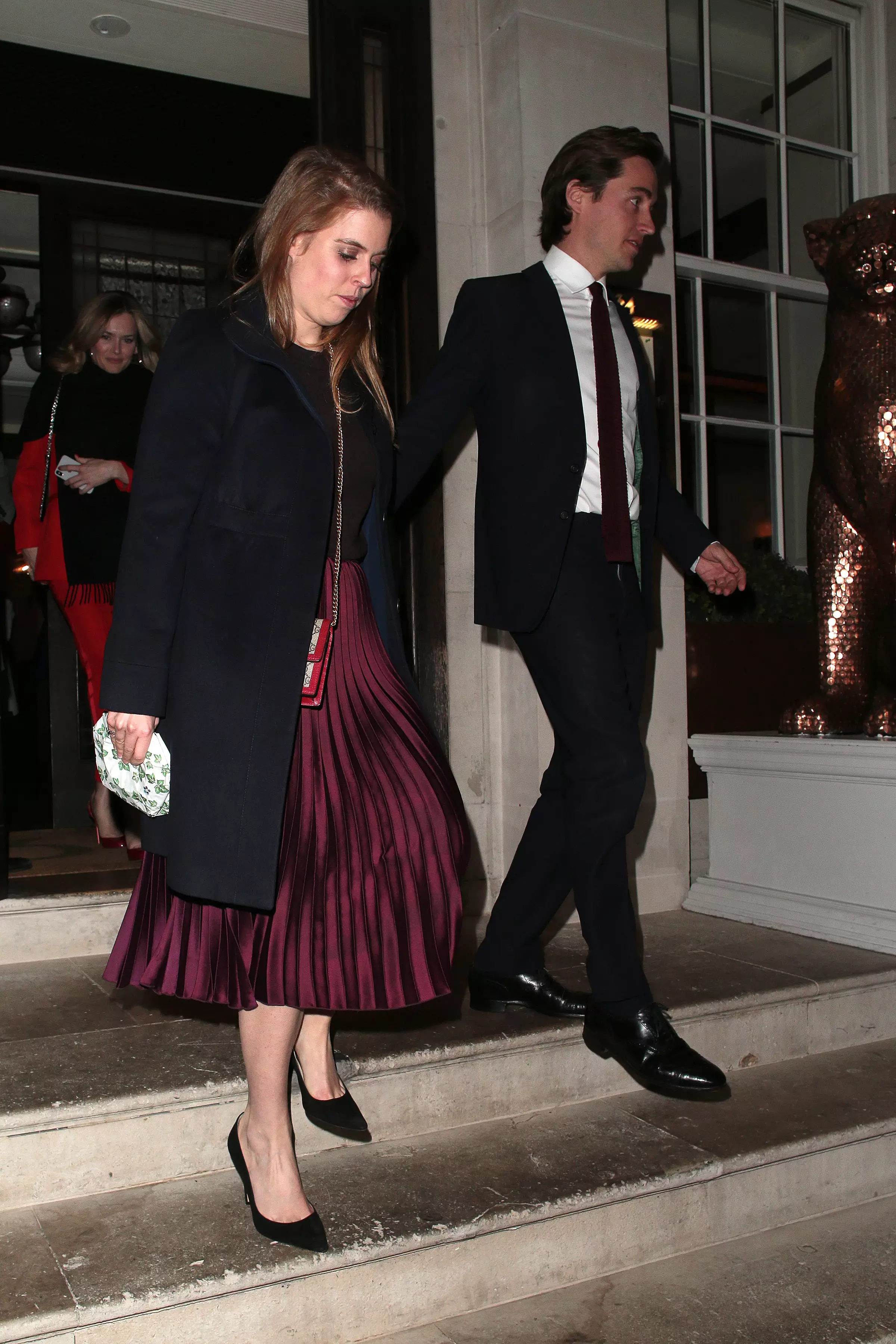 Prinses Beatrice van York (L) en Edoardo Mapelli Mozzi gezien tijdens een avondje uit in restaurant 34