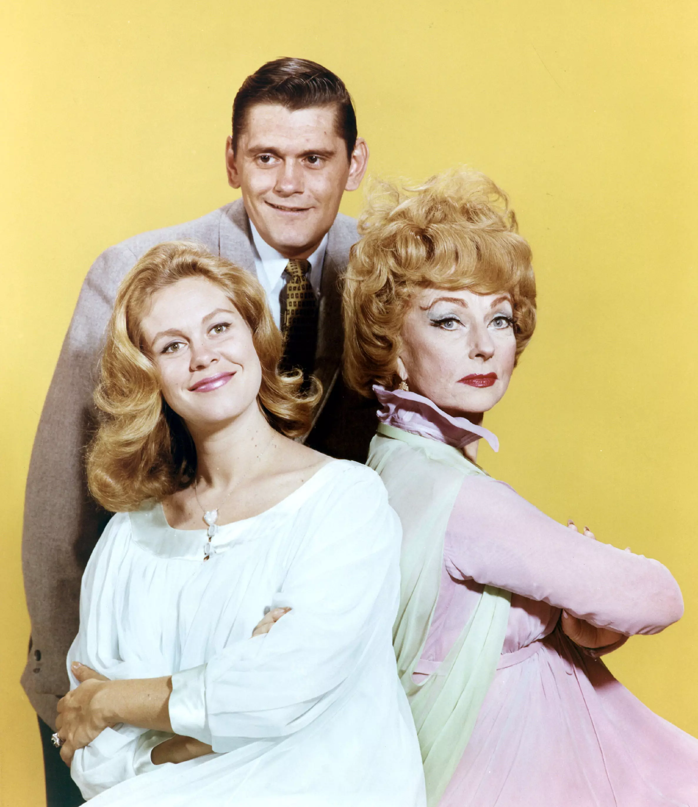 bewitched-cast-group-shot