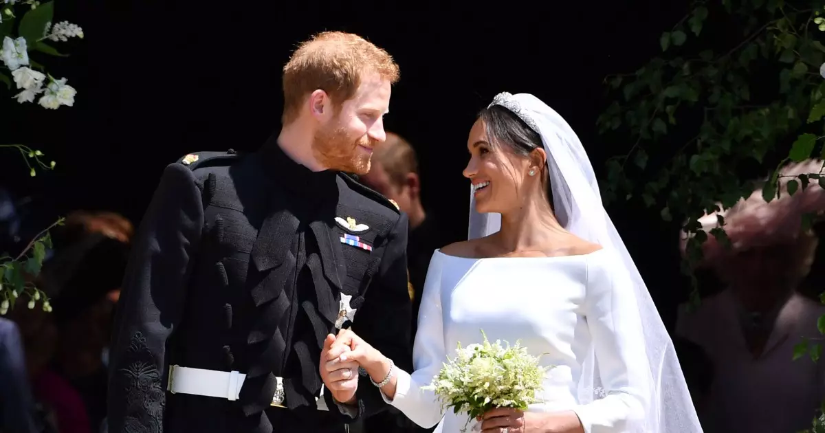 La Geedziĝa Tago de Princo Harry kaj Meghan Markle: Revivu la Detalojn