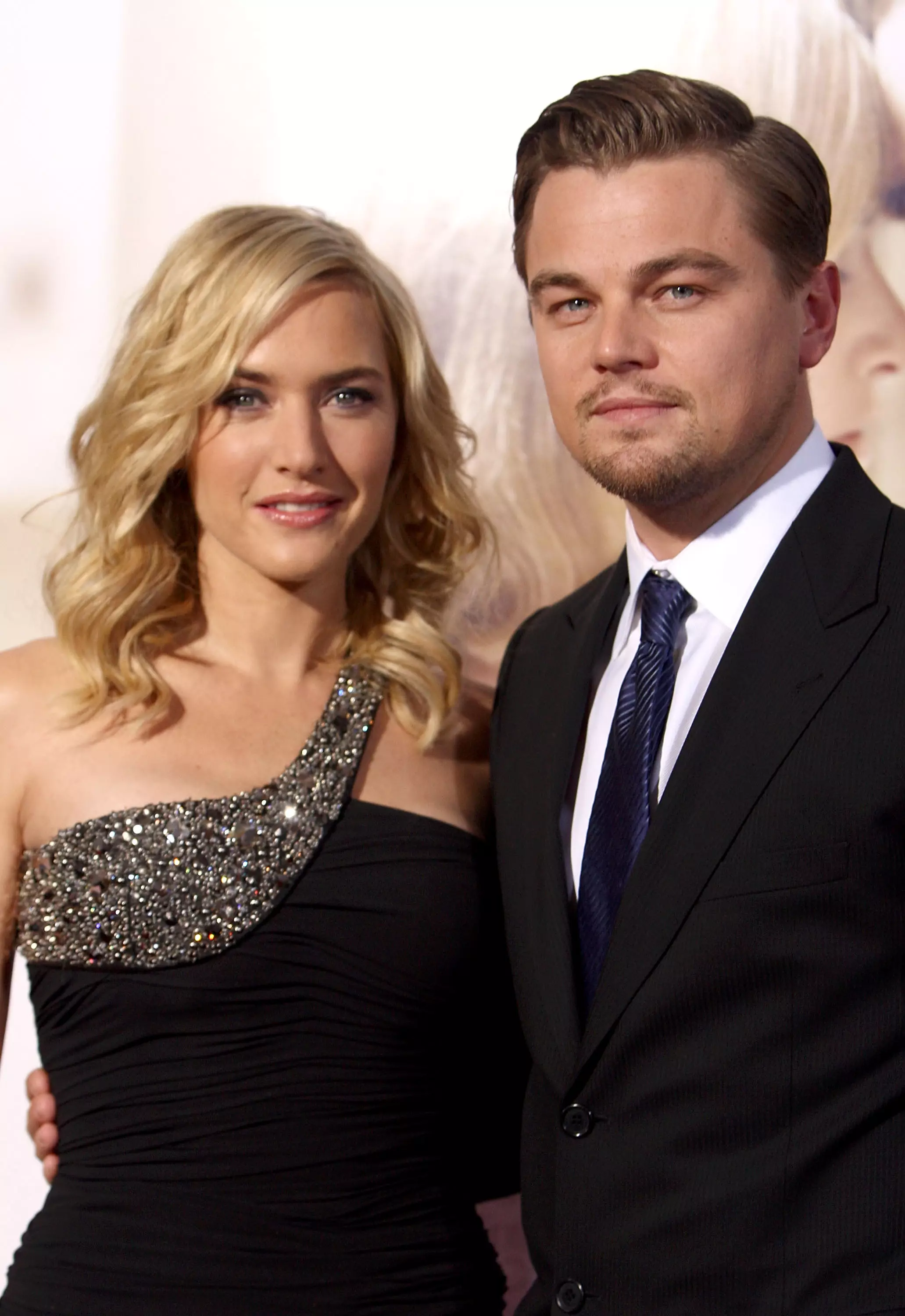 kate-winslet-leonardo-dicaprio-revolutionary-road-premiere-la