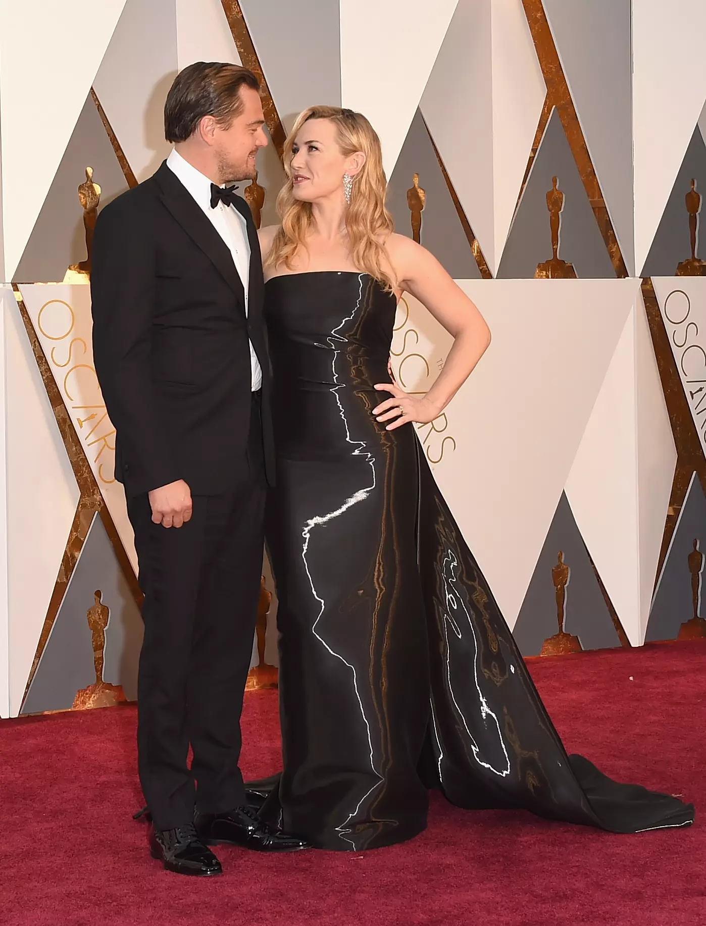 kate-winslet-leonardo-dicaprio-oscars-2016