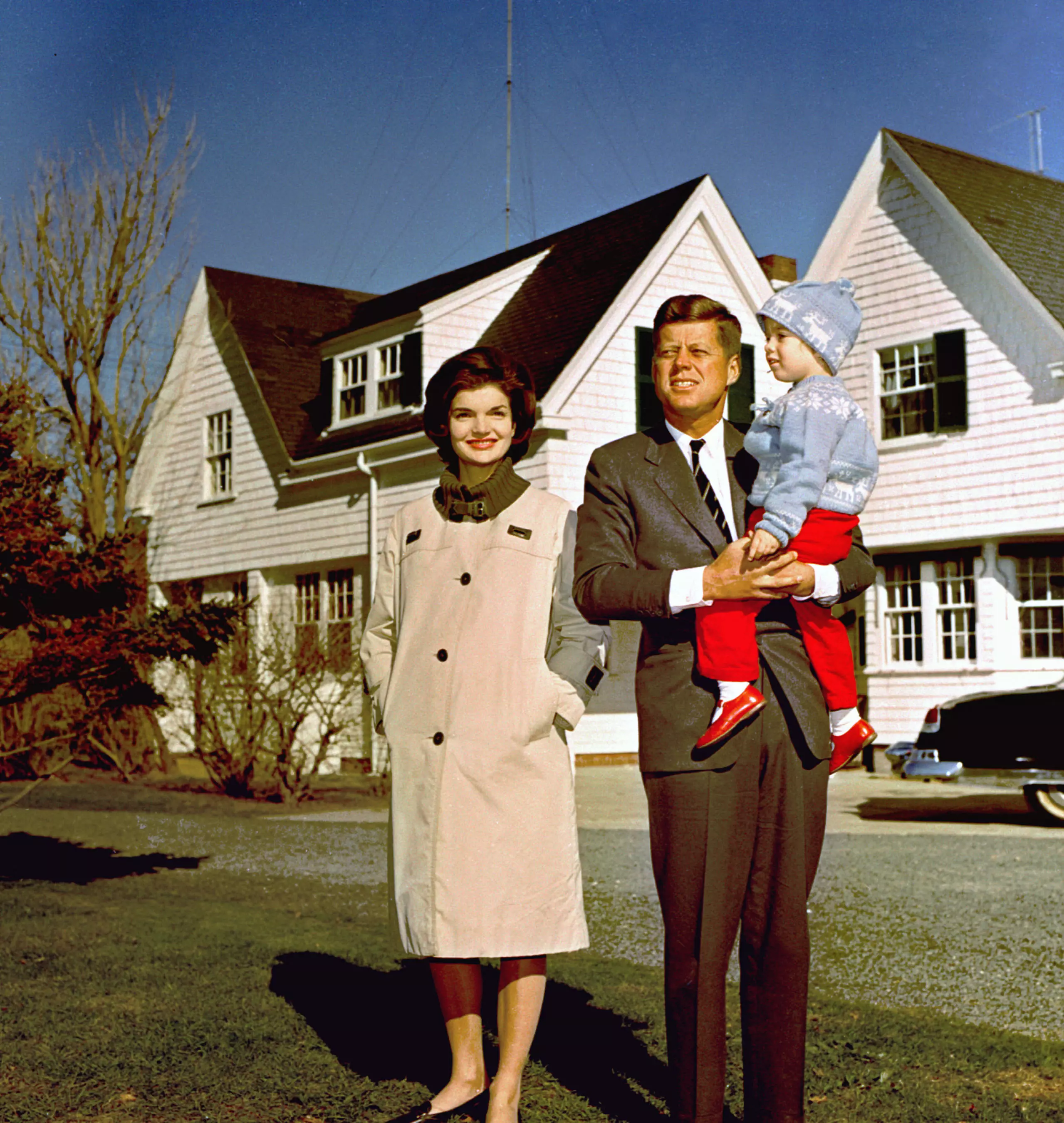 JOHN KENNEDY MIT FAMILIE, HYANNIS PORT, USA