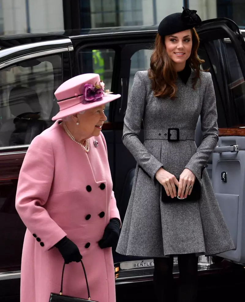 Kate Middleton og dronning Elizabeth