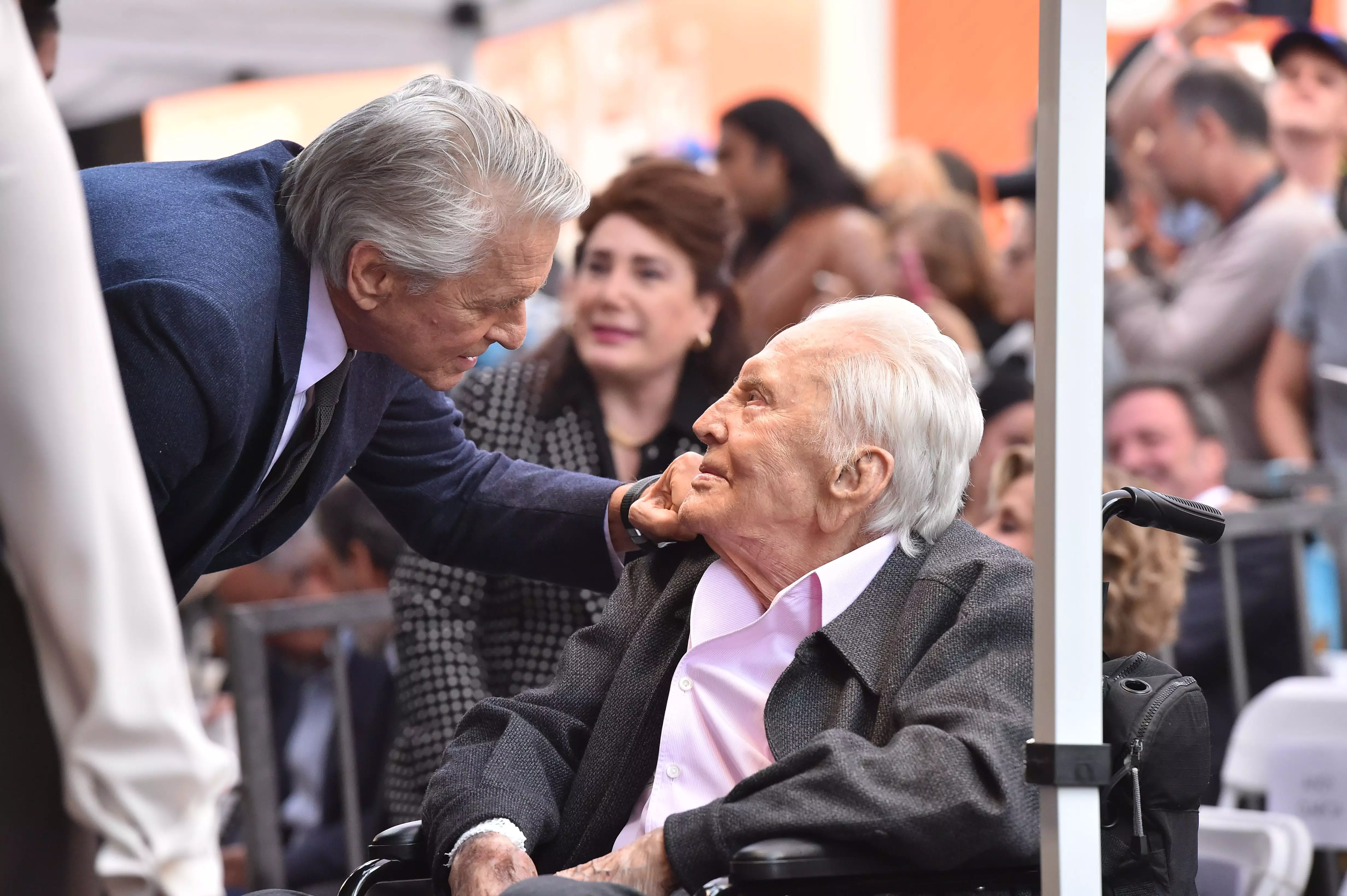 Michael Douglas at ama na si Kirk Douglas