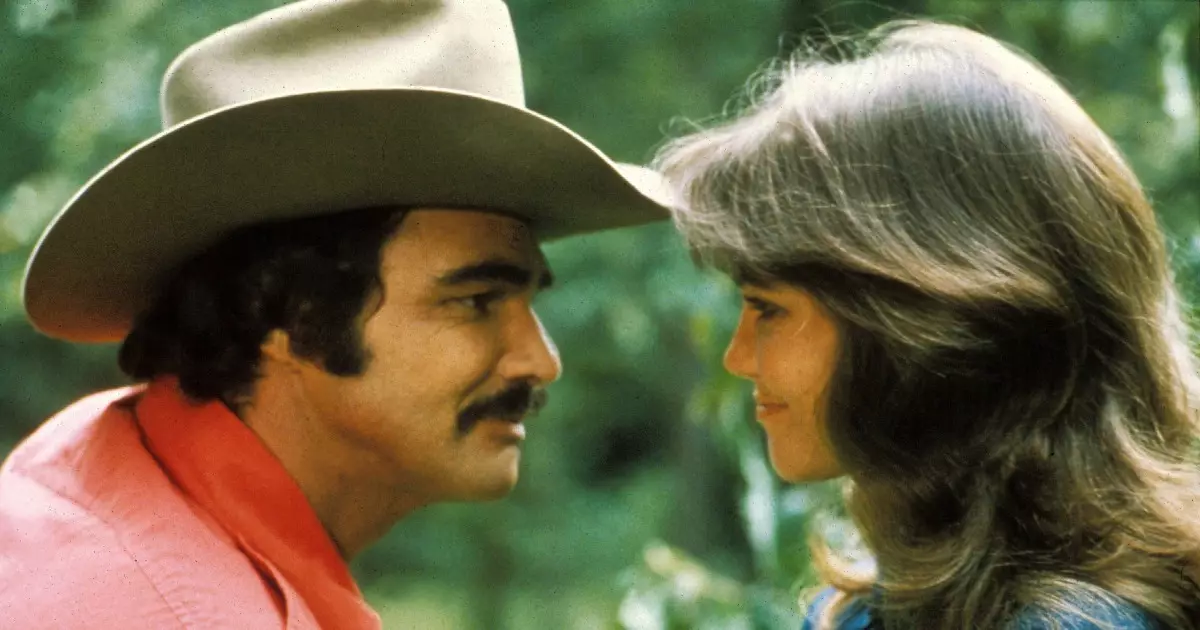 Garis Waktu Hubungan Lapangan Burt Reynolds dan Sally: Foto