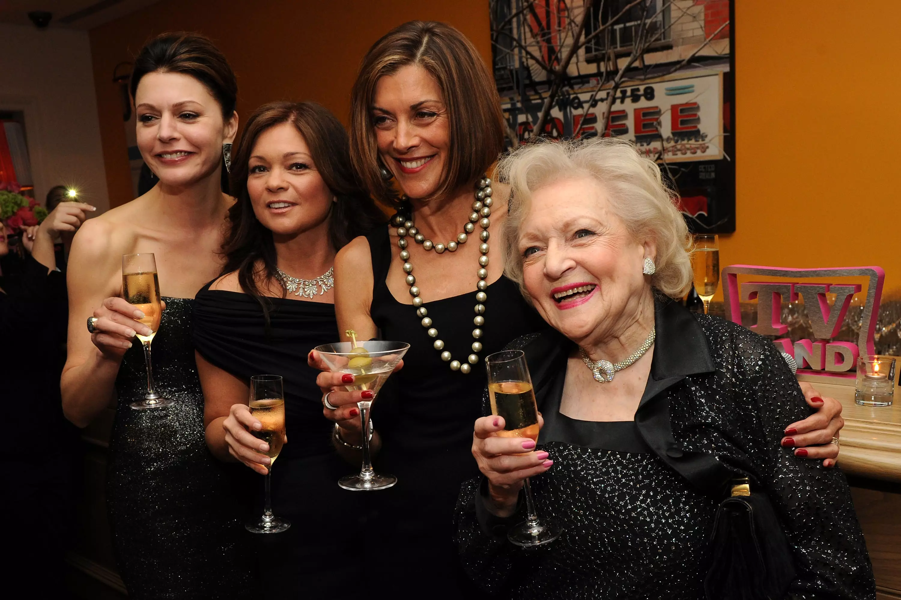 betty-white-hot-in-cleveland