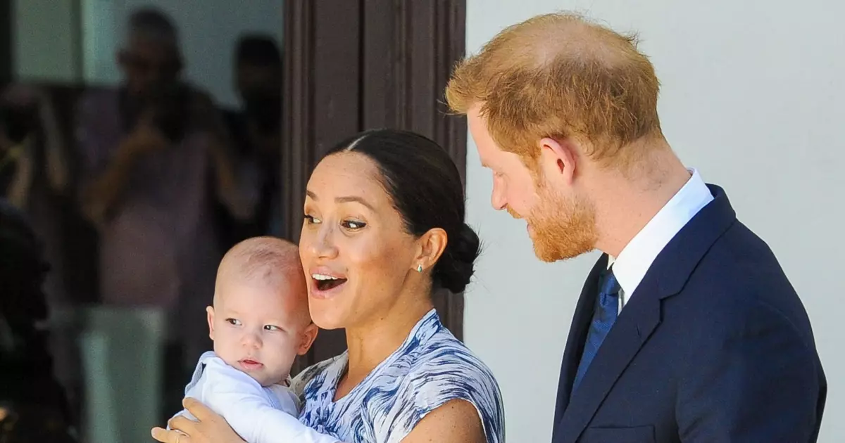 Archie, filho do príncipe Harry e Meghan Markle, comeu chocolate na 1ª Páscoa