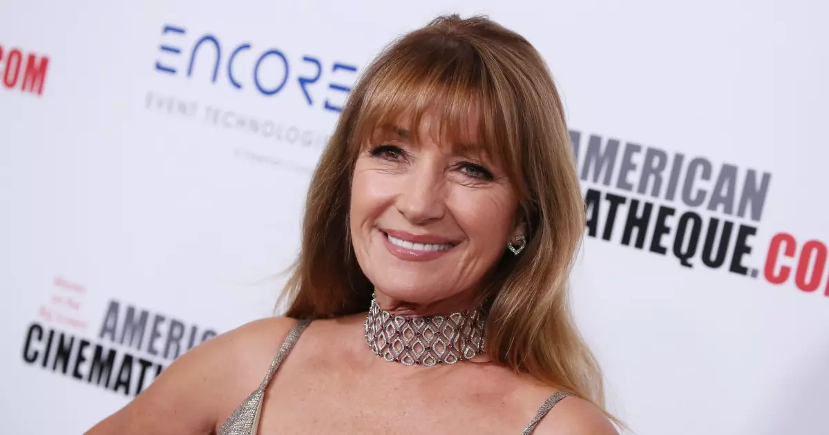 Jane Seymour Nyedhiyakake Rencana Thanksgiving lan Piring Tandha