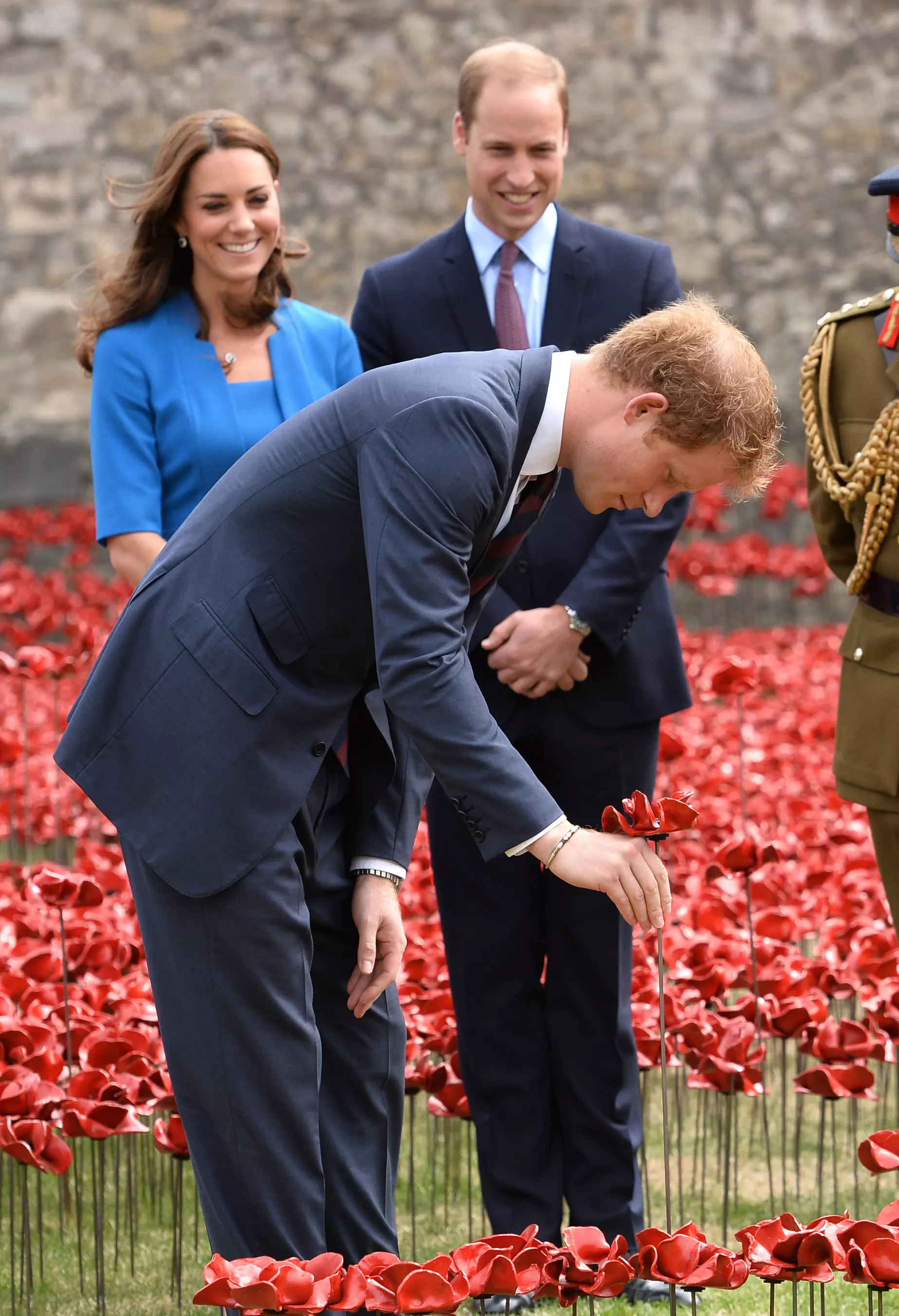 princo-harry-princo-william-kate-middleton-aŭg-2014