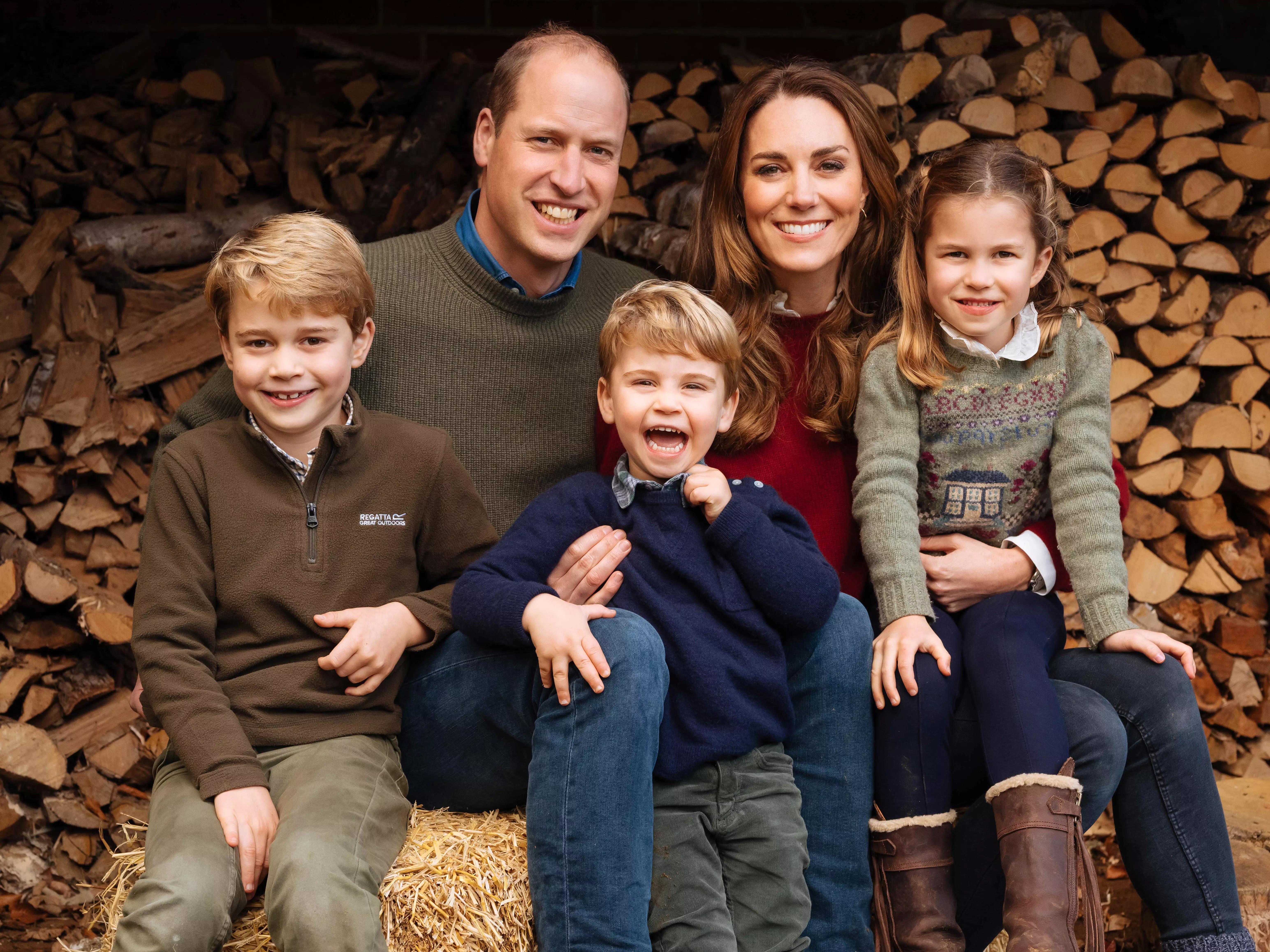 Najslađe fotografije princeze Charlotte Obiteljska božićna čestitka