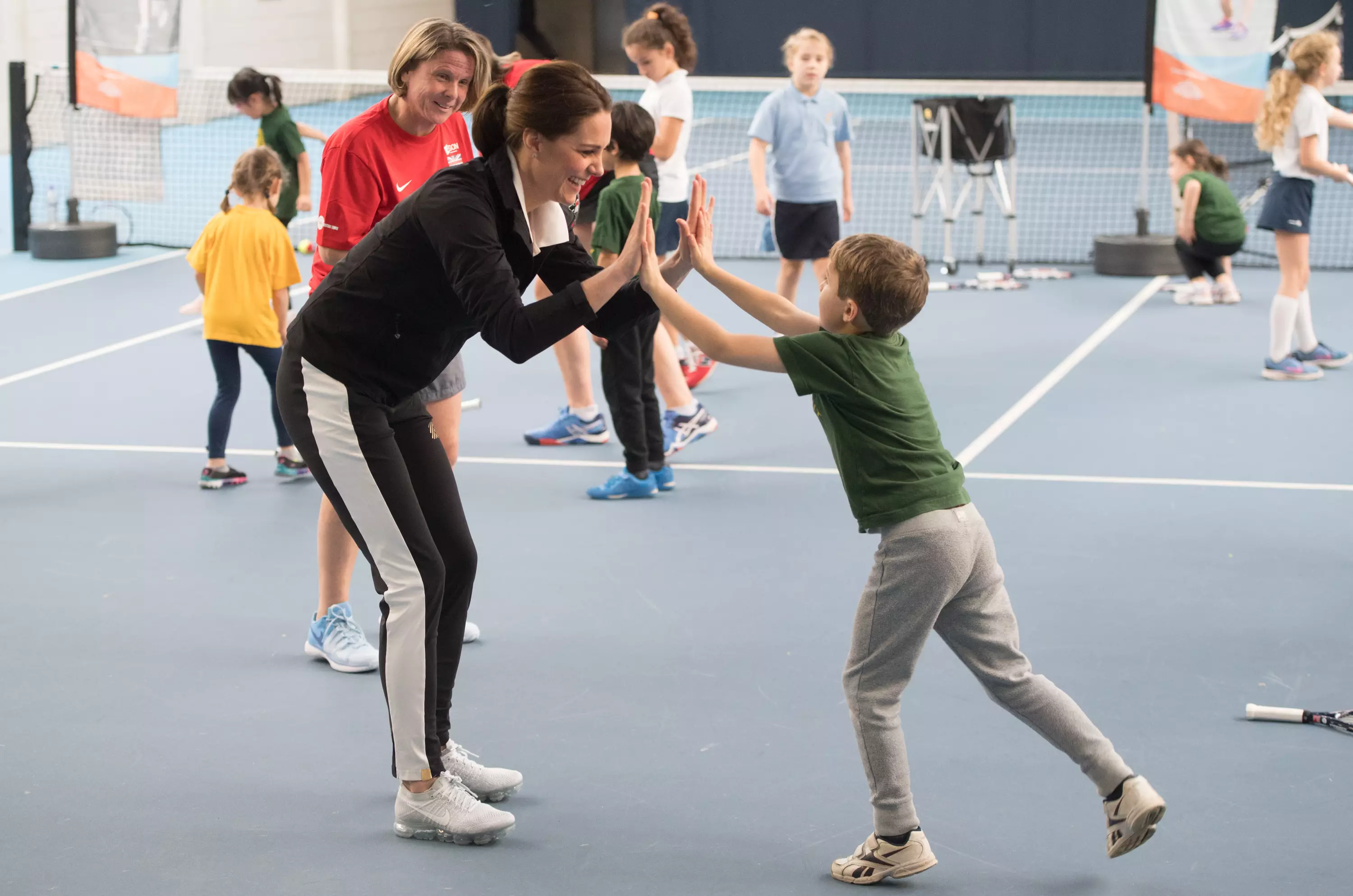 kate-middleton-high-five