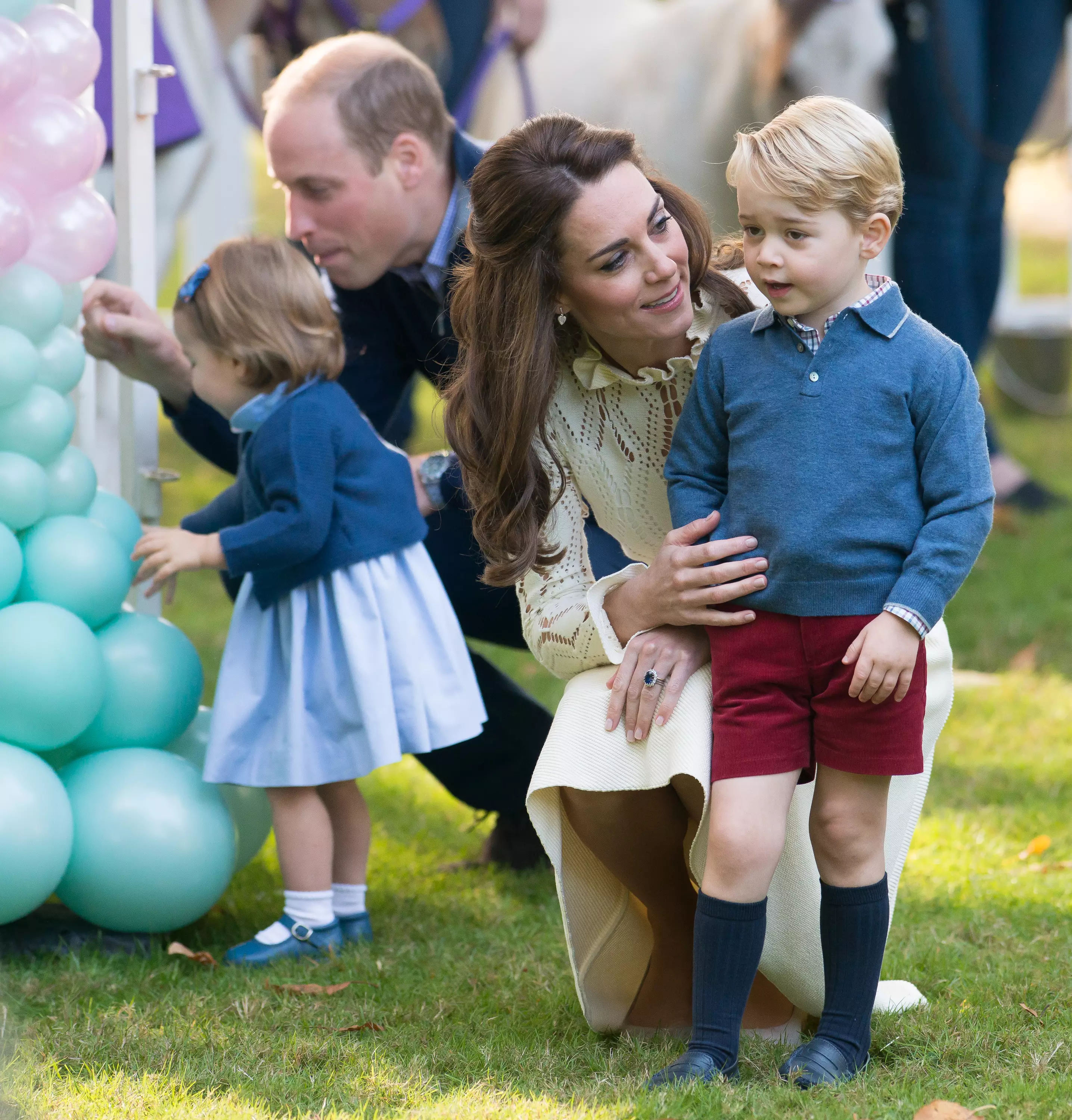 kate-middleton-george-lo lắng