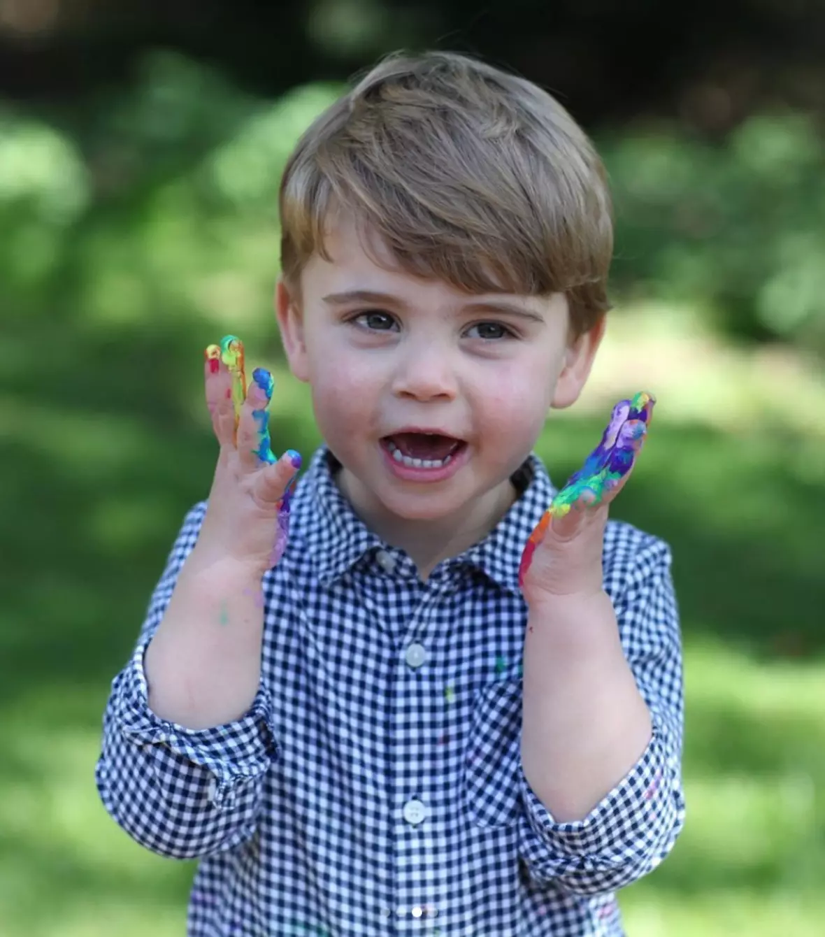 Фотографии второго дня рождения принца Луи, сделанные Кейт Миддлтон