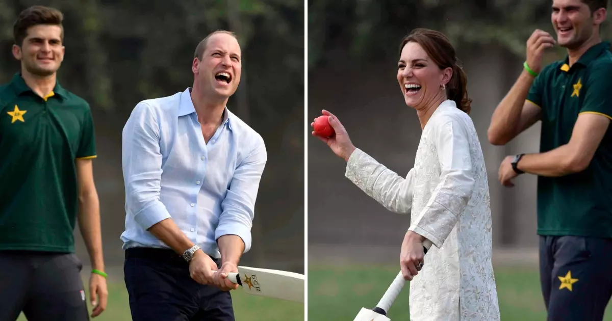 Kate Middleton, Princi William luajnë kriket në Pakistan: Foto