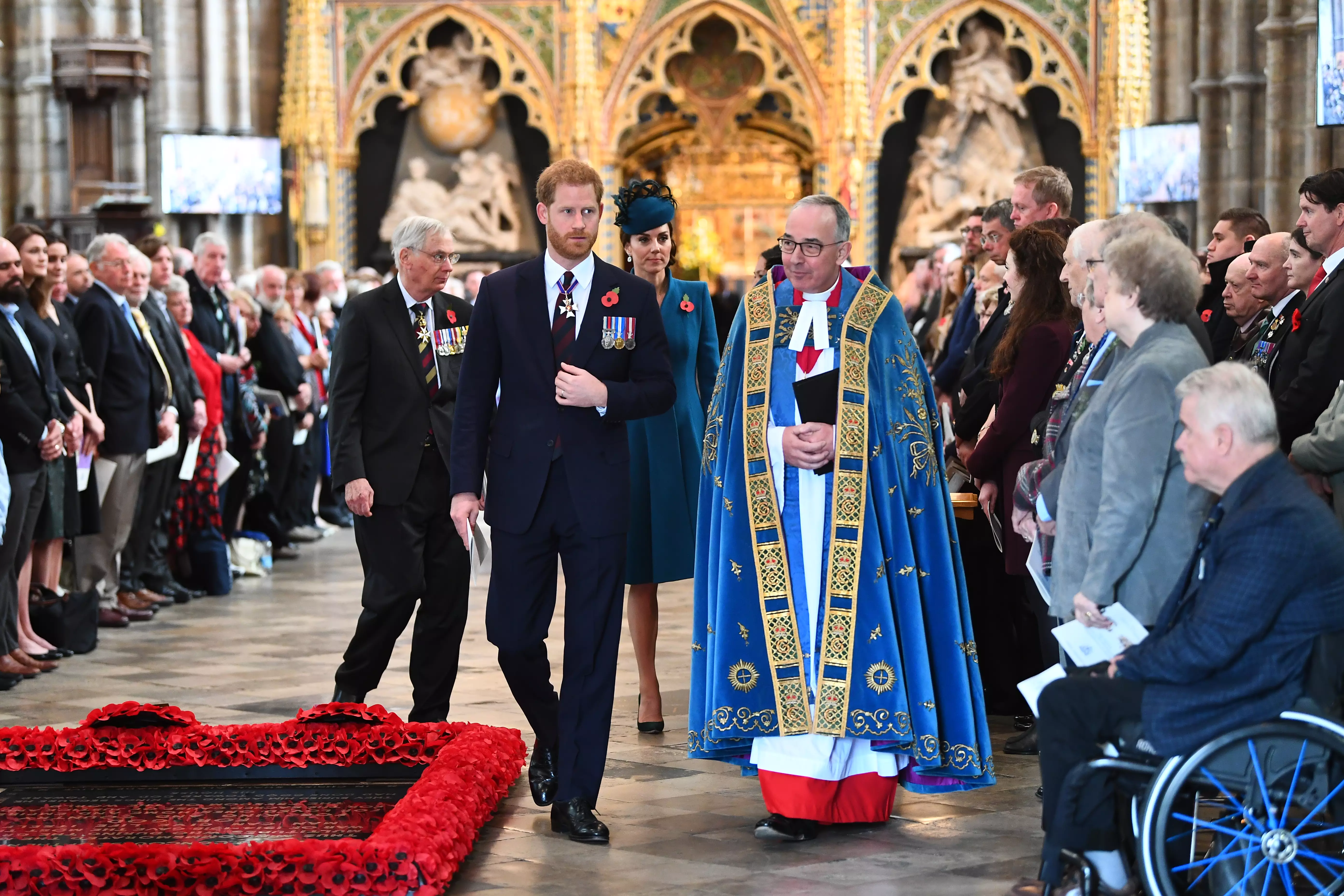 Princo Harry kaj Kate Middleton Ĉeestas Tagan Servon de ANZAC