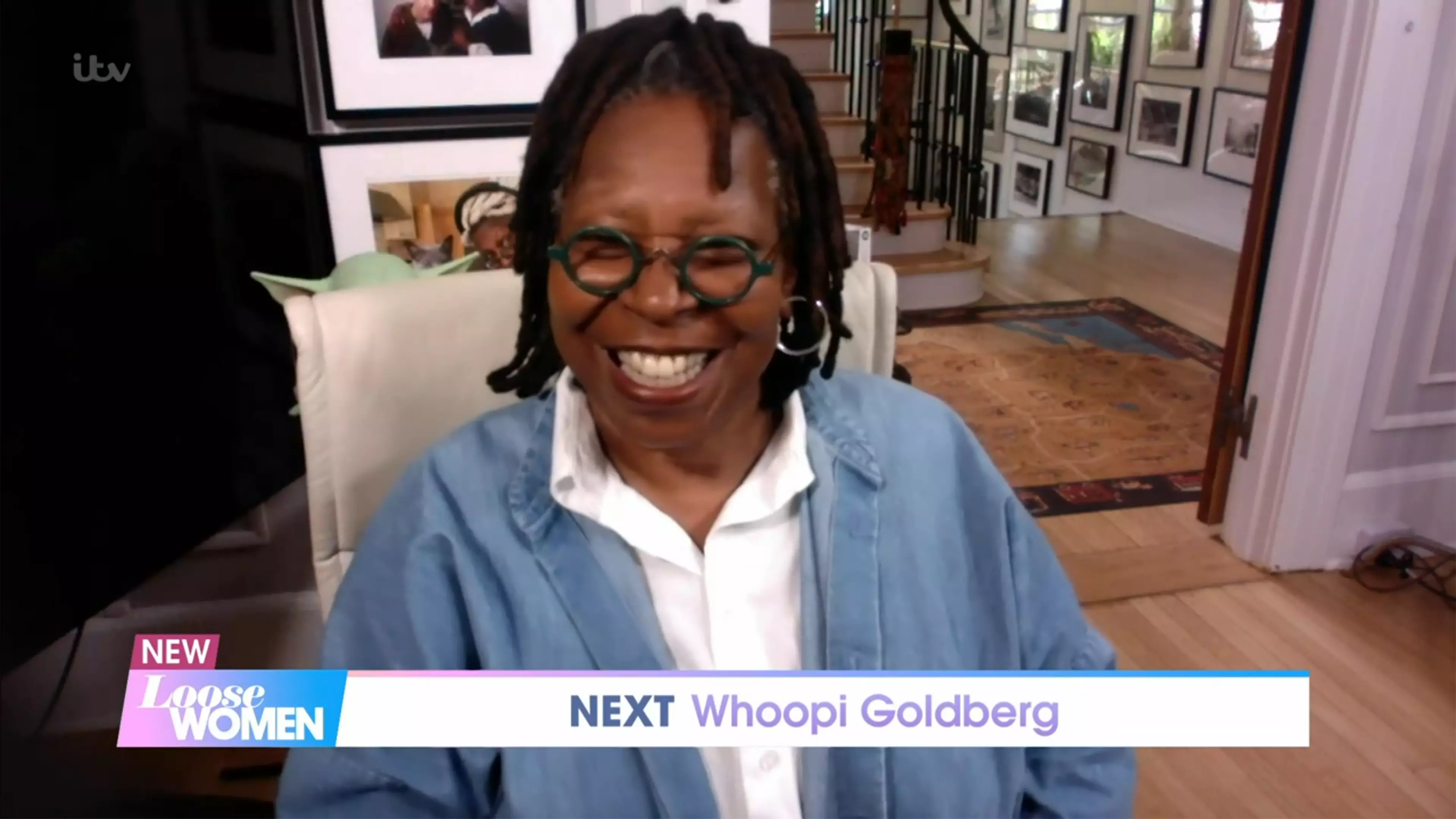 Whoopi-Goldberg-harada yaşayır-onun-nyu-Cersi-evinin-şəkillərinə-baxır