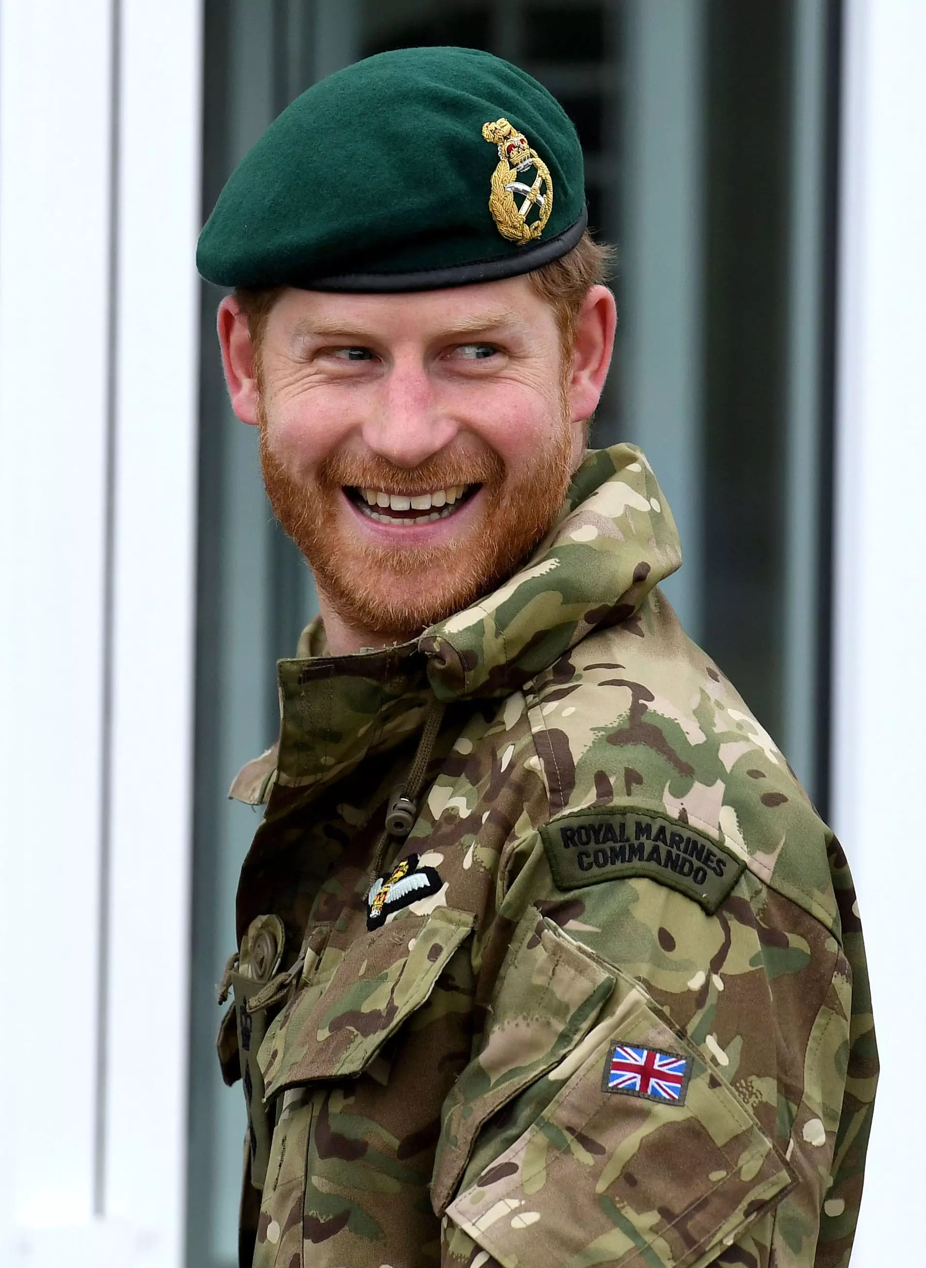 Harry prins, hertogi af Sussex, hershöfðingi Royal Marines heimsækir 42 Commando Royal Marines í bækistöð þeirra í Bickleigh til að halda Green Beret kynningu í Dartmoor þjóðgarðinum