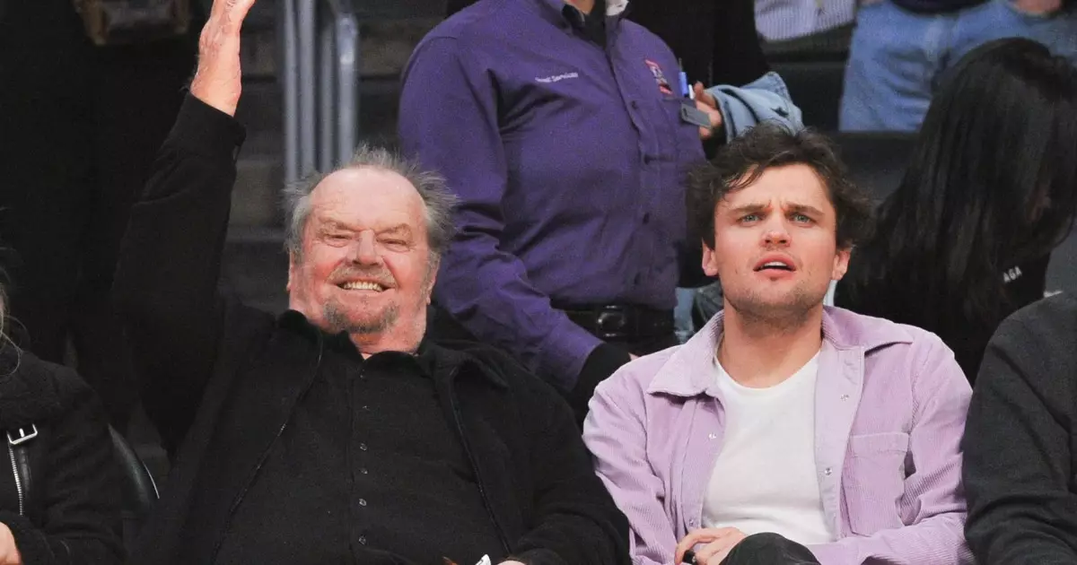 Jack Nicholson fait une apparition publique rare avec Son Ray au jeu