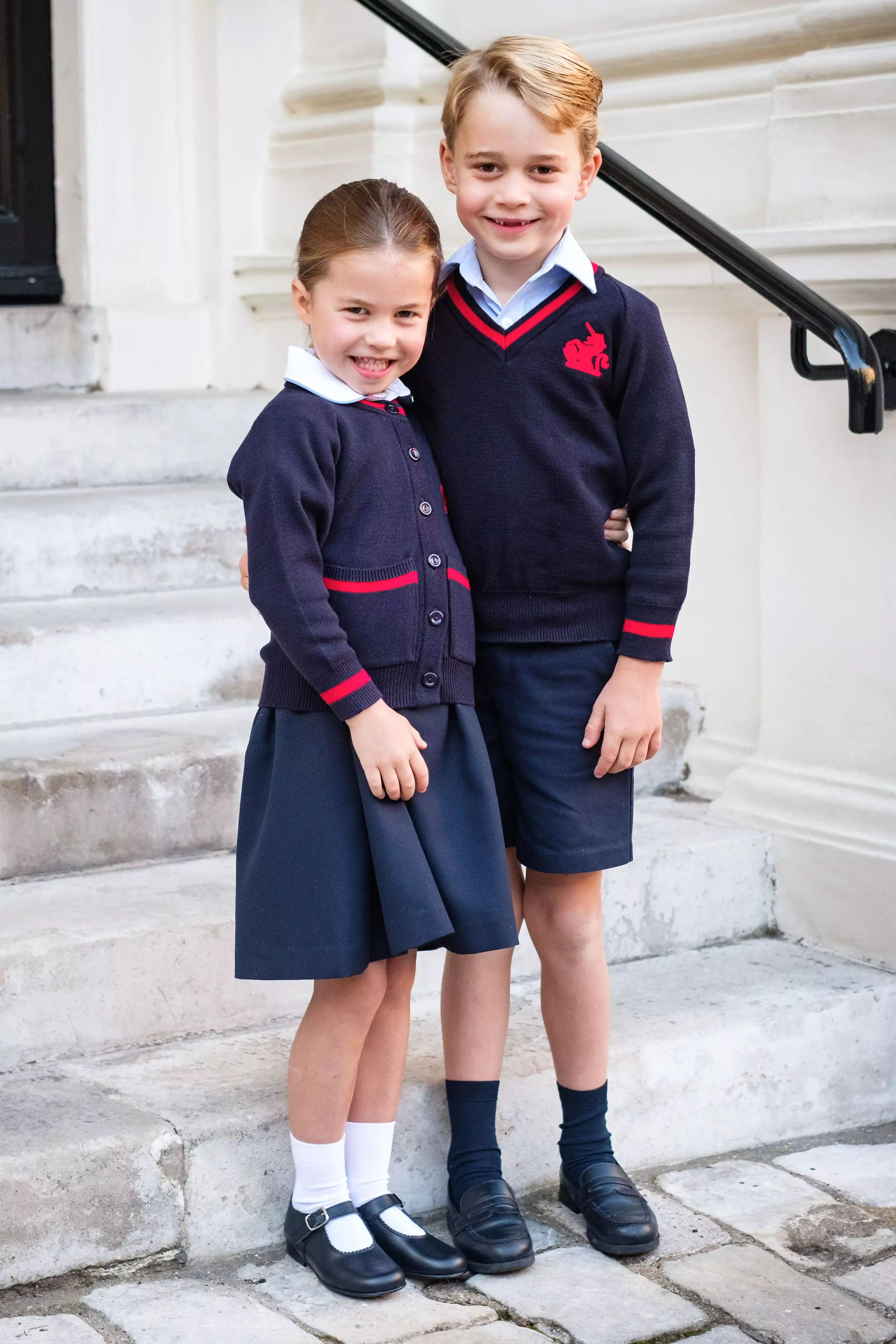 Escola de fotos més maques de la princesa Charlotte amb George