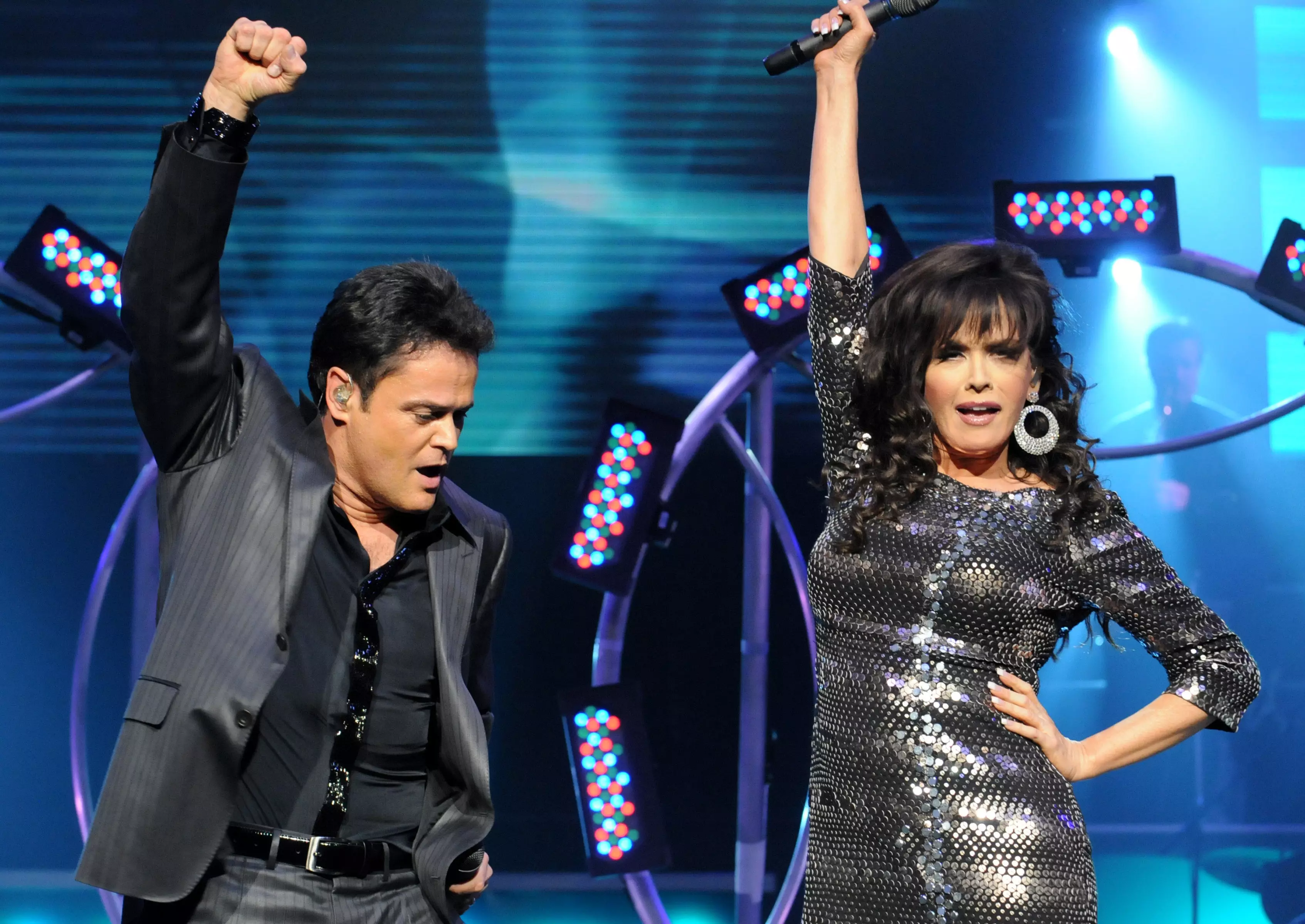 Donny နှင့် Marie Osmond တို့သည် Las Vegas ရှိ Flamingo တွင် ဖျော်ဖြေကြသည်။