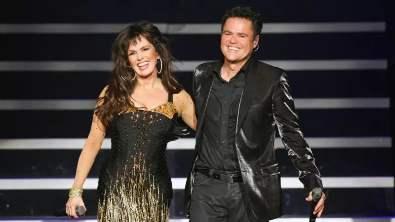 Marie Osmond a Donny Osmond vystupujú vo varietnom predstavení Donny & Marie v Flamingo Las Vegas