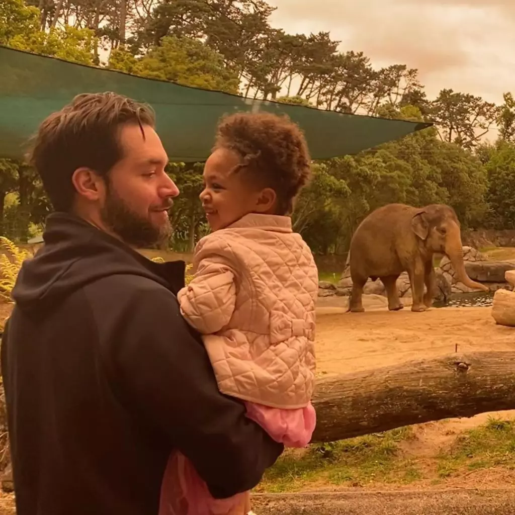 alexis-ohanian-yn dweud-ymddiswyddodd-o-reddit-am-ferch-olympia