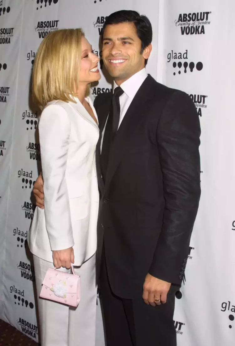 Kelly-Ripa-Mark-Consuelos-6