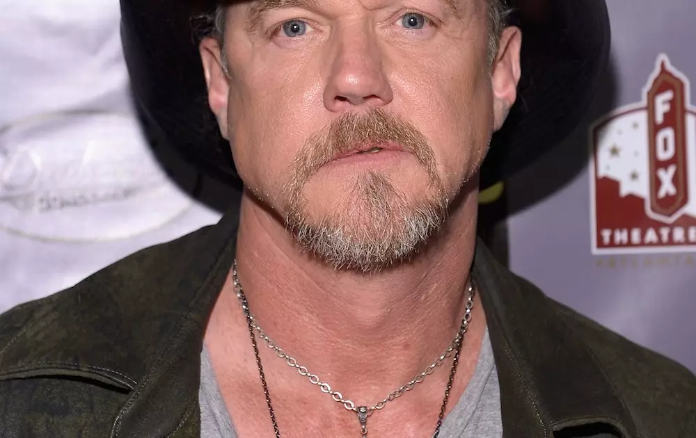 Trace Adkins apja meghalt néhány nappal azután, hogy az énekes elhagyta a rehabilitációt, hogy mellette legyen - Closer Weekly