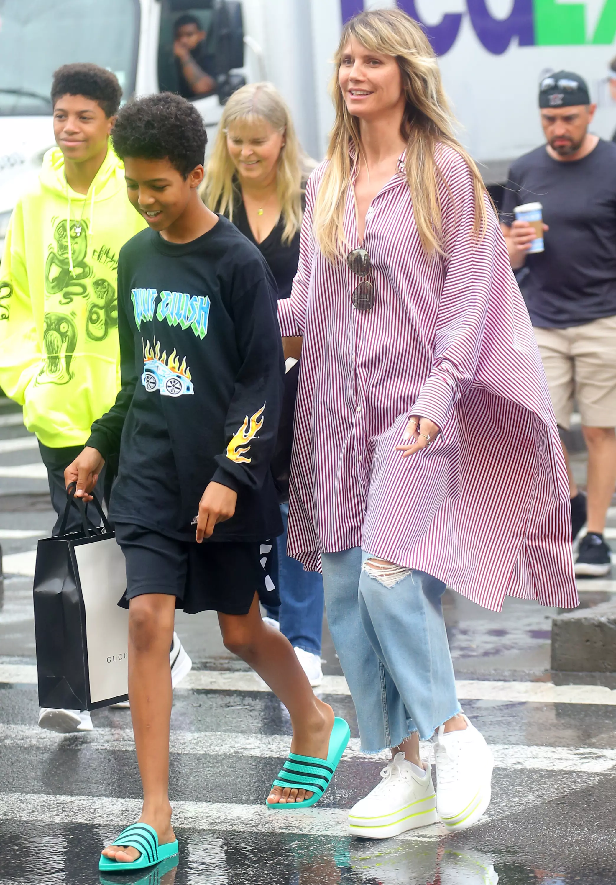 heidi-klum-kid-helene-lou-henry-johan-spototted-shopping-new-york-city