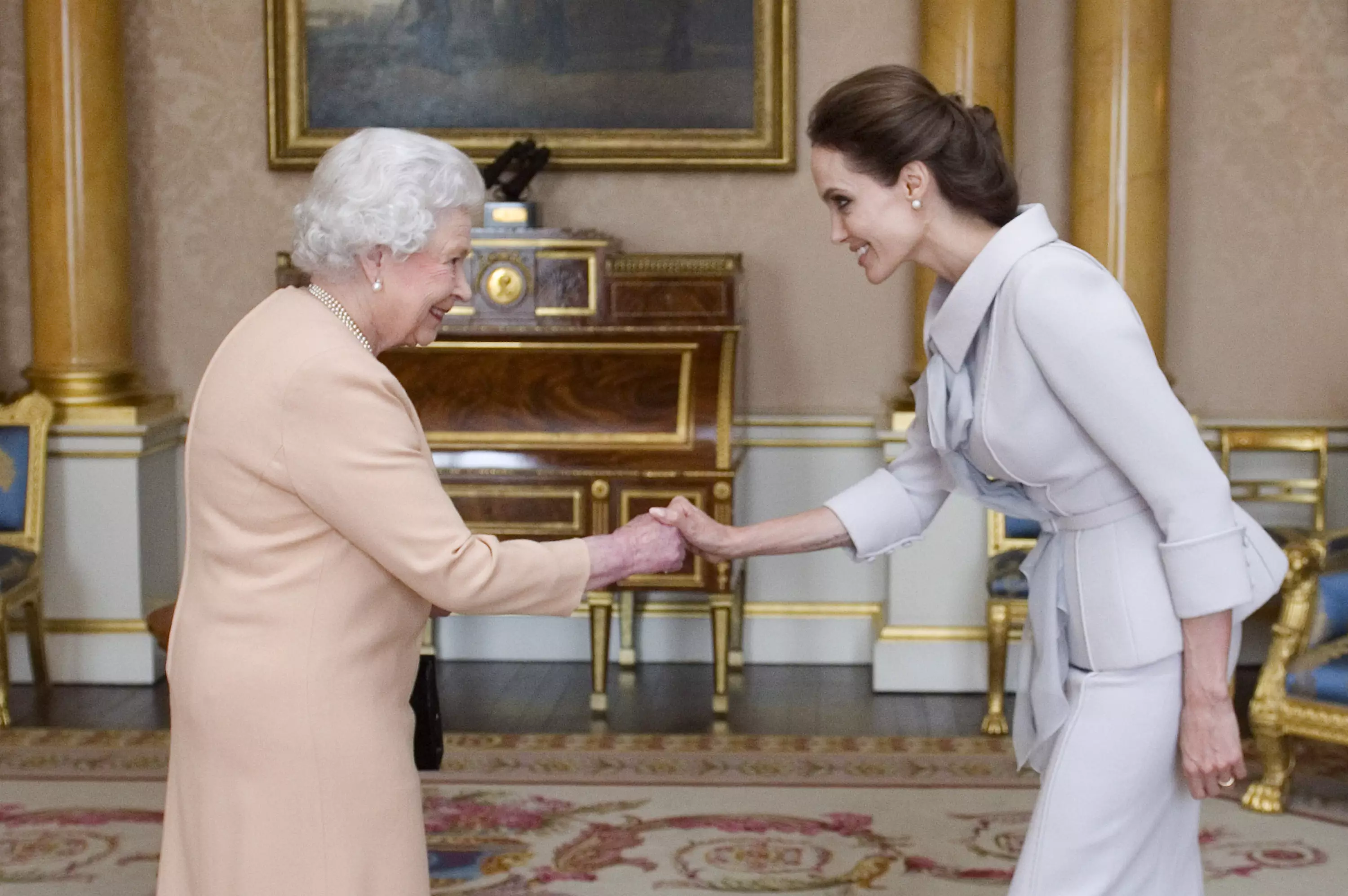 Angelina Jolie Dronning Elizabeth