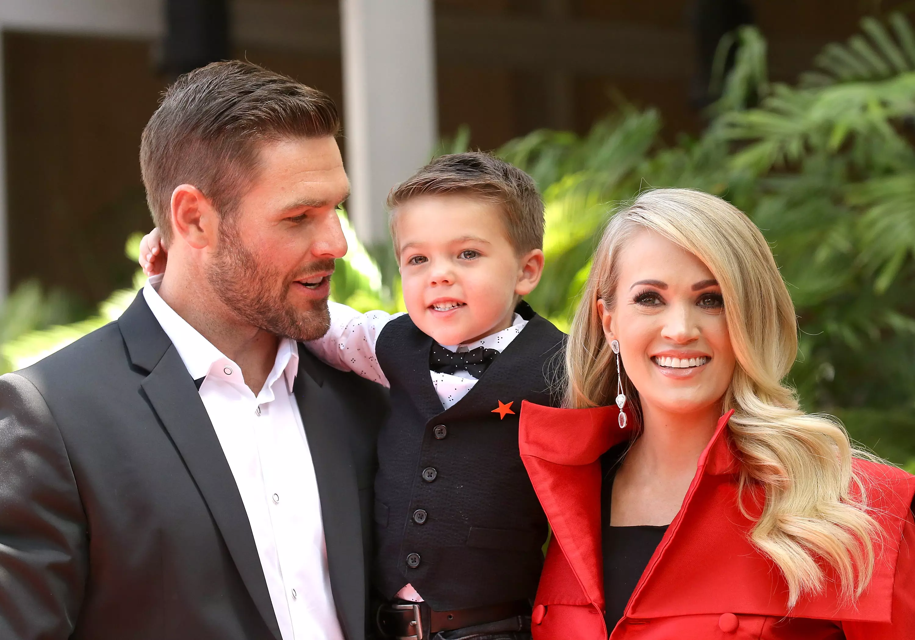 carrie-underwood-mike-fisher-isaiah