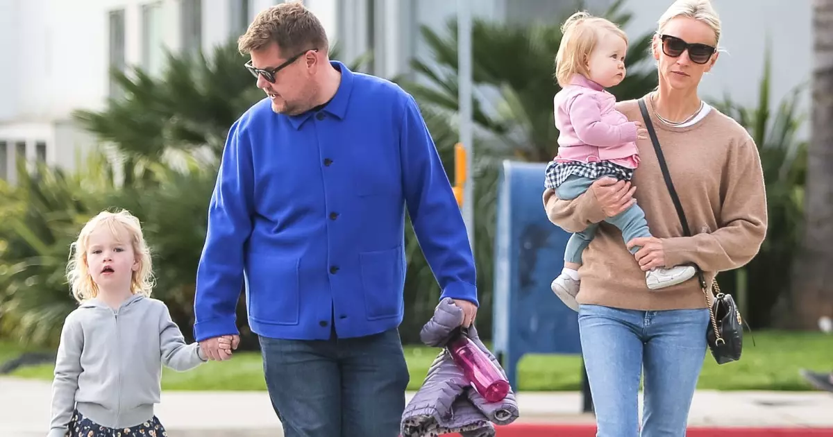 James Corden och fru kliver ut för en nyligen utflykt med döttrar