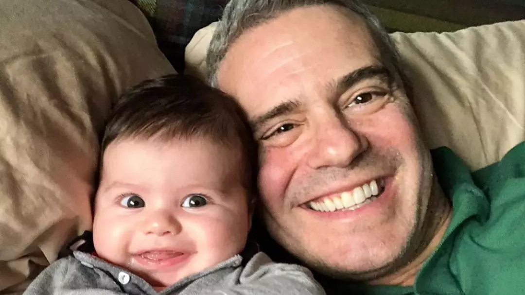 U-Andy Cohen Ukhuluma NgoSuku Lobaba Wokuqala njengoBaba kuNdodana uBenjamin