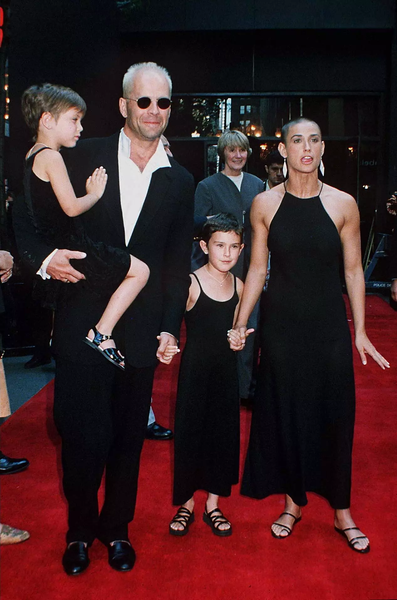 bruce-willis-photos-uban-sa-iyang-mga-anak-blended-family-pictures