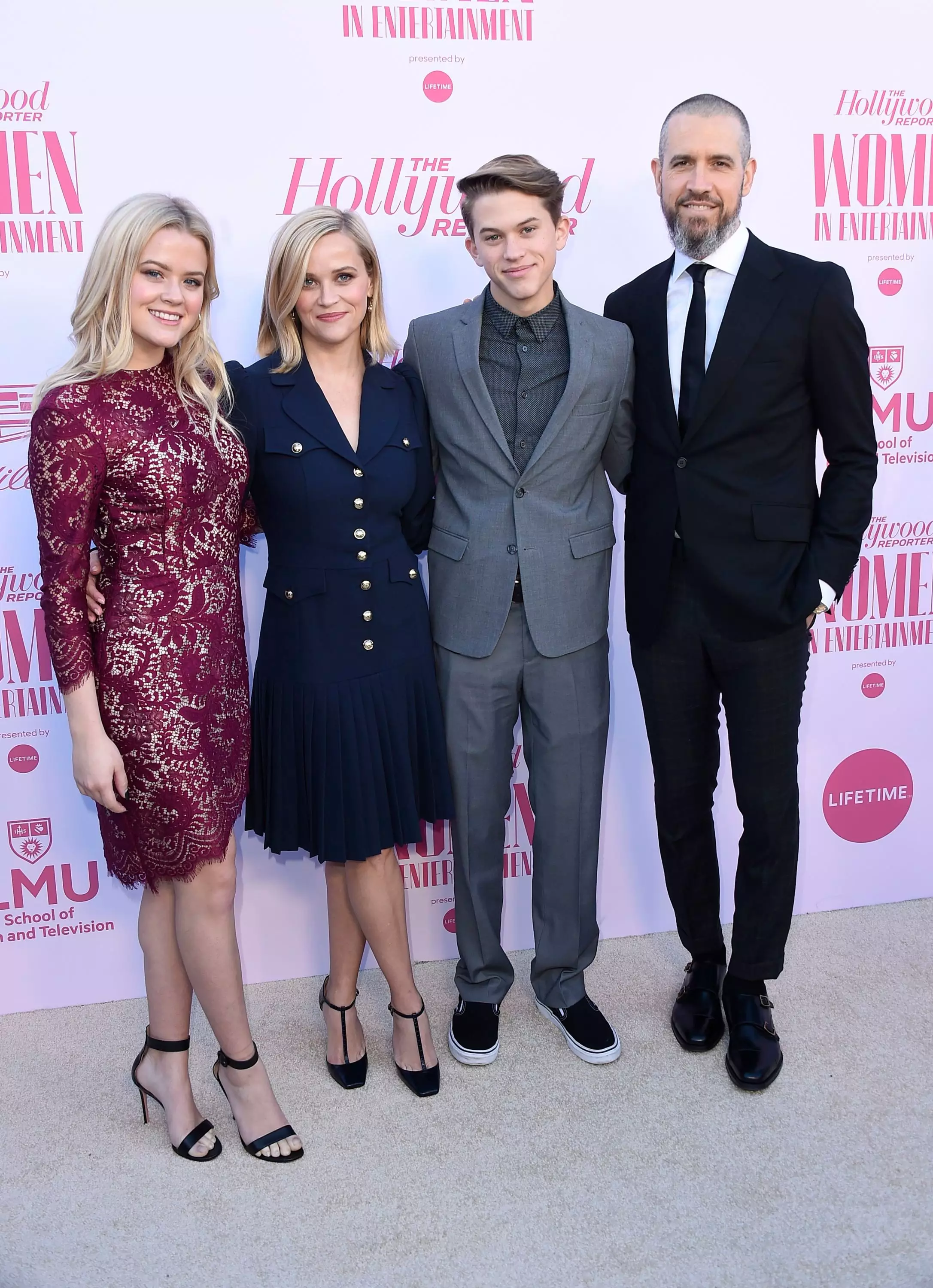 Reese-Witherspoon-kids-husband-red-carpe