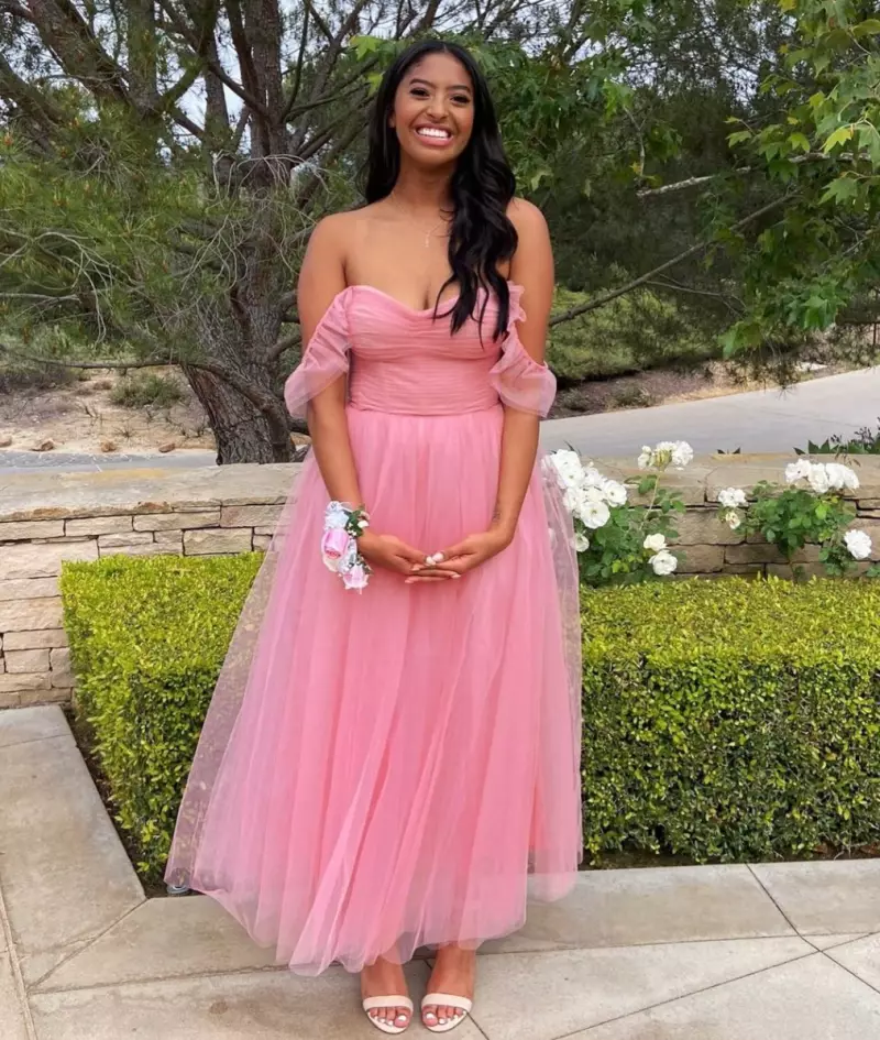 Celebrity Kids' 2021 Prom Pics: تصويرن جون تصويرون