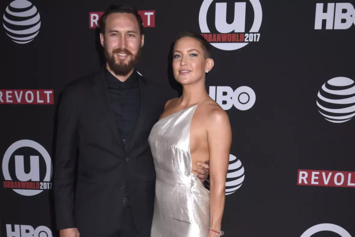 kate hudson danny fujikawa guswera