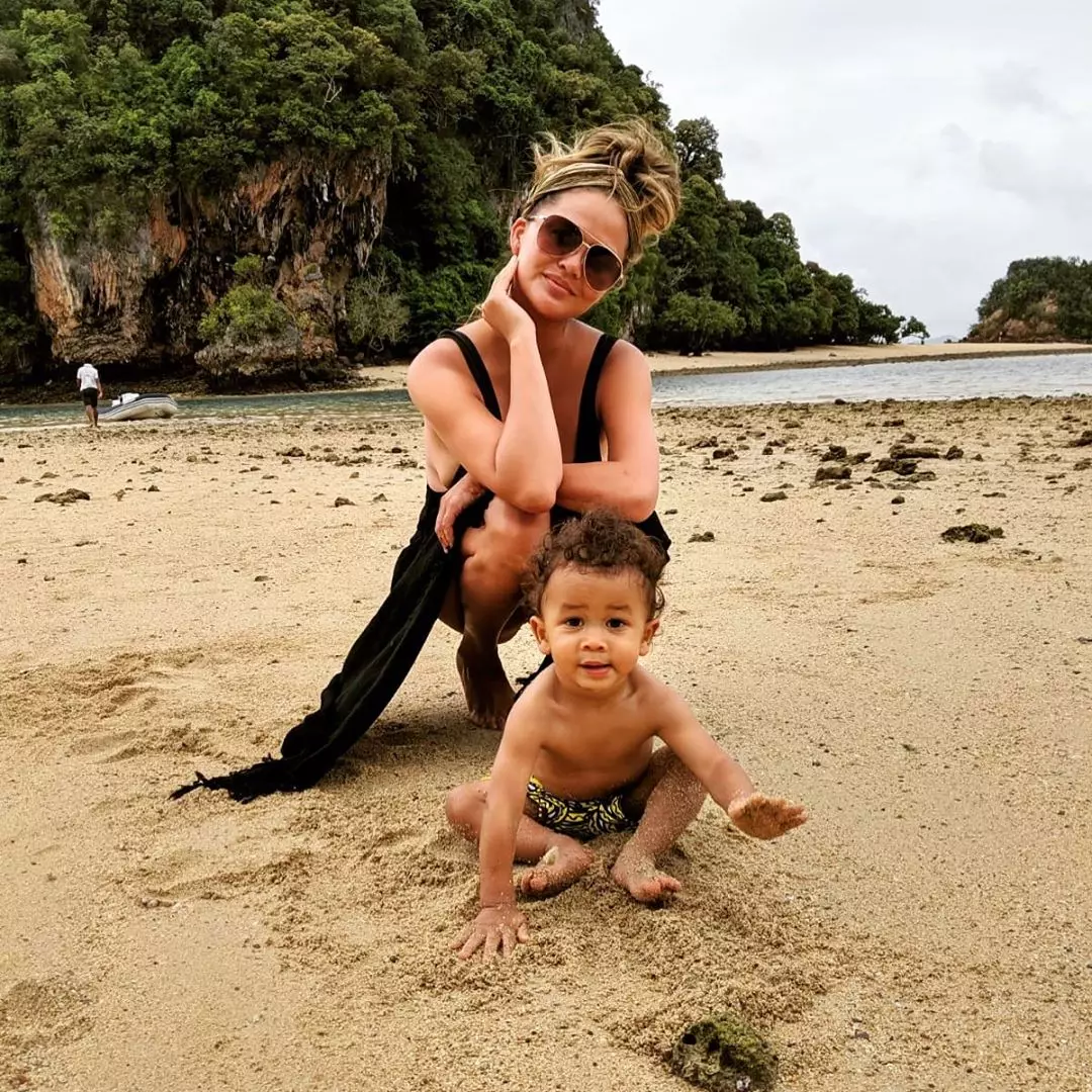 Chrissy Teigen en zoon Miles