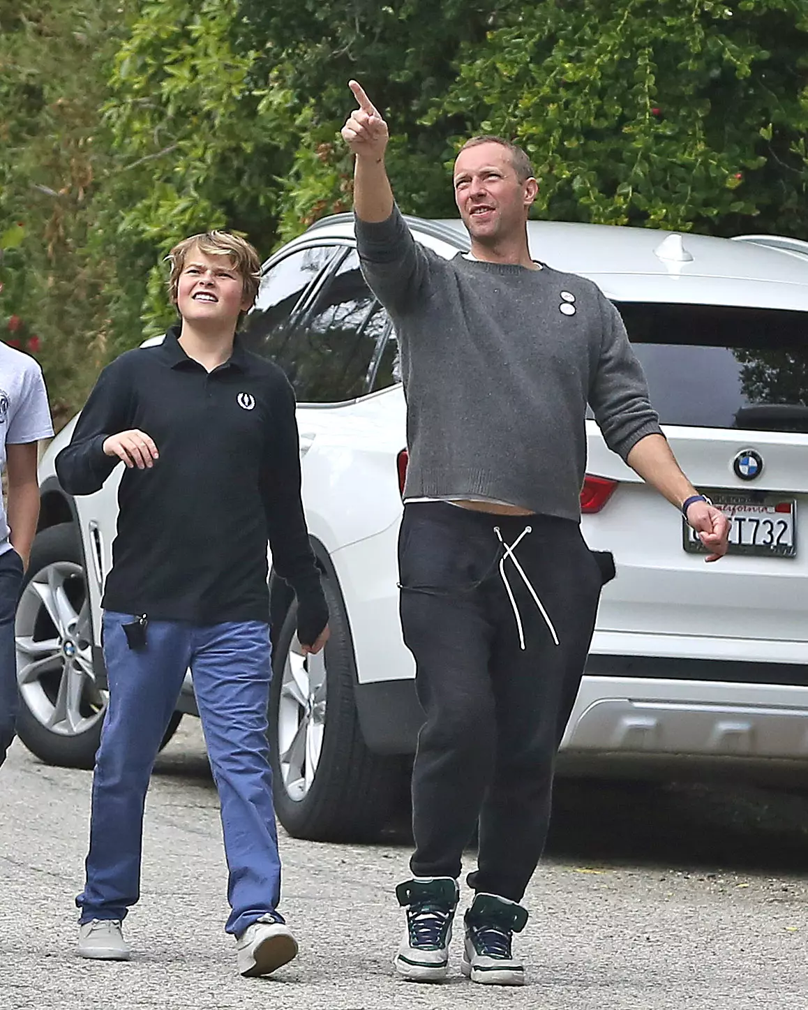 EKSKLUZIVNO: Chris Martin zunaj s sinom Mosesom, ki danes praznuje 14. rojstni dan
