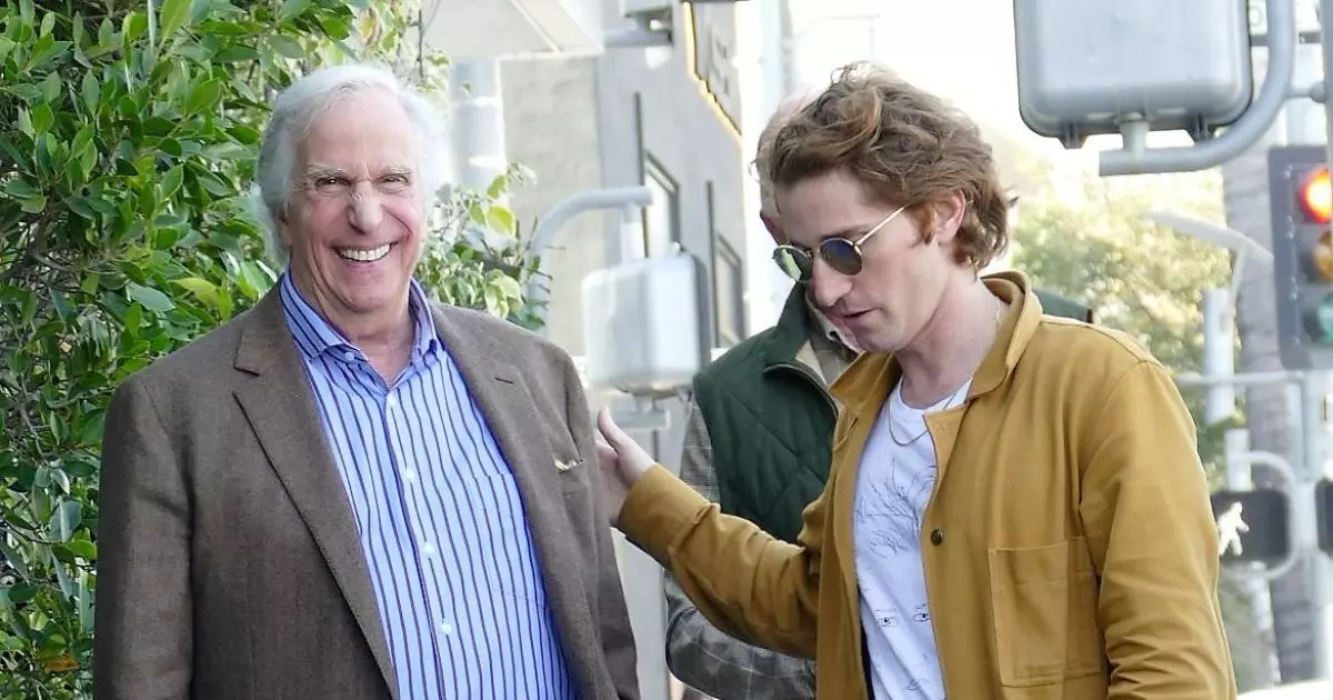 O Henry Winkler, Alo o Max na maua le 'aiga o le aoauli i L.A.: Ata