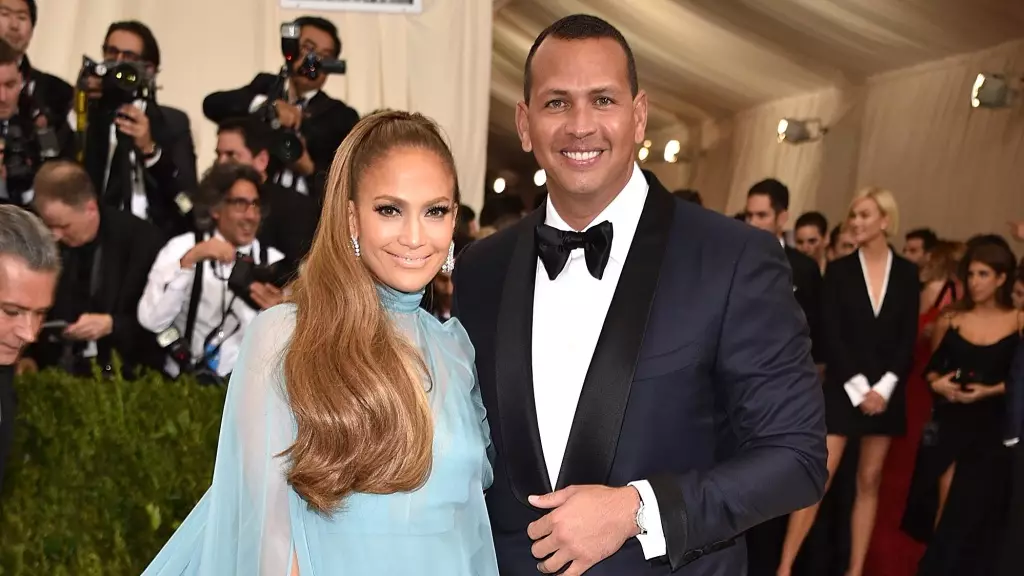 jennifer-lopez-gala-met-alex-rodriguez.