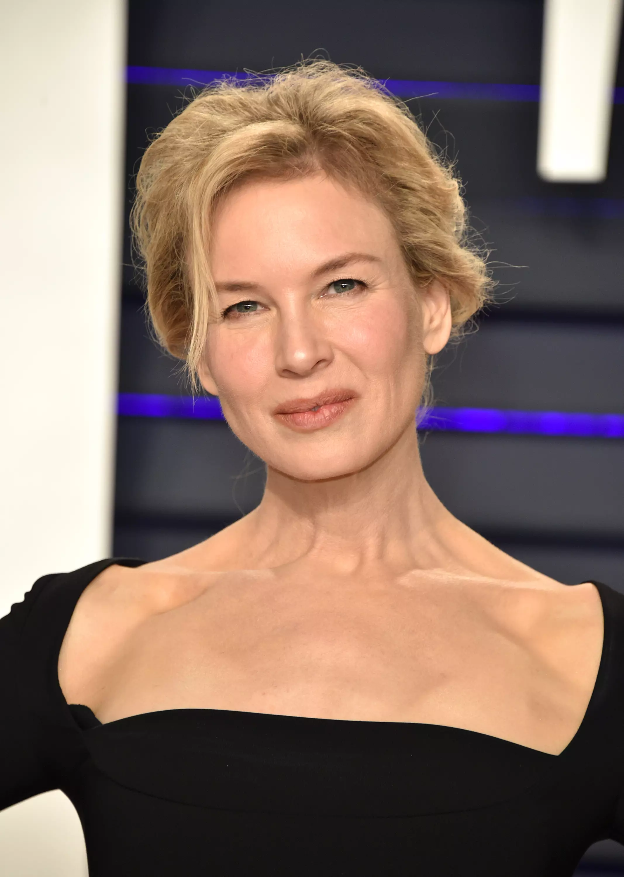 Renee Zellweger deltar på Vanity Fair Oscar-festen 2019